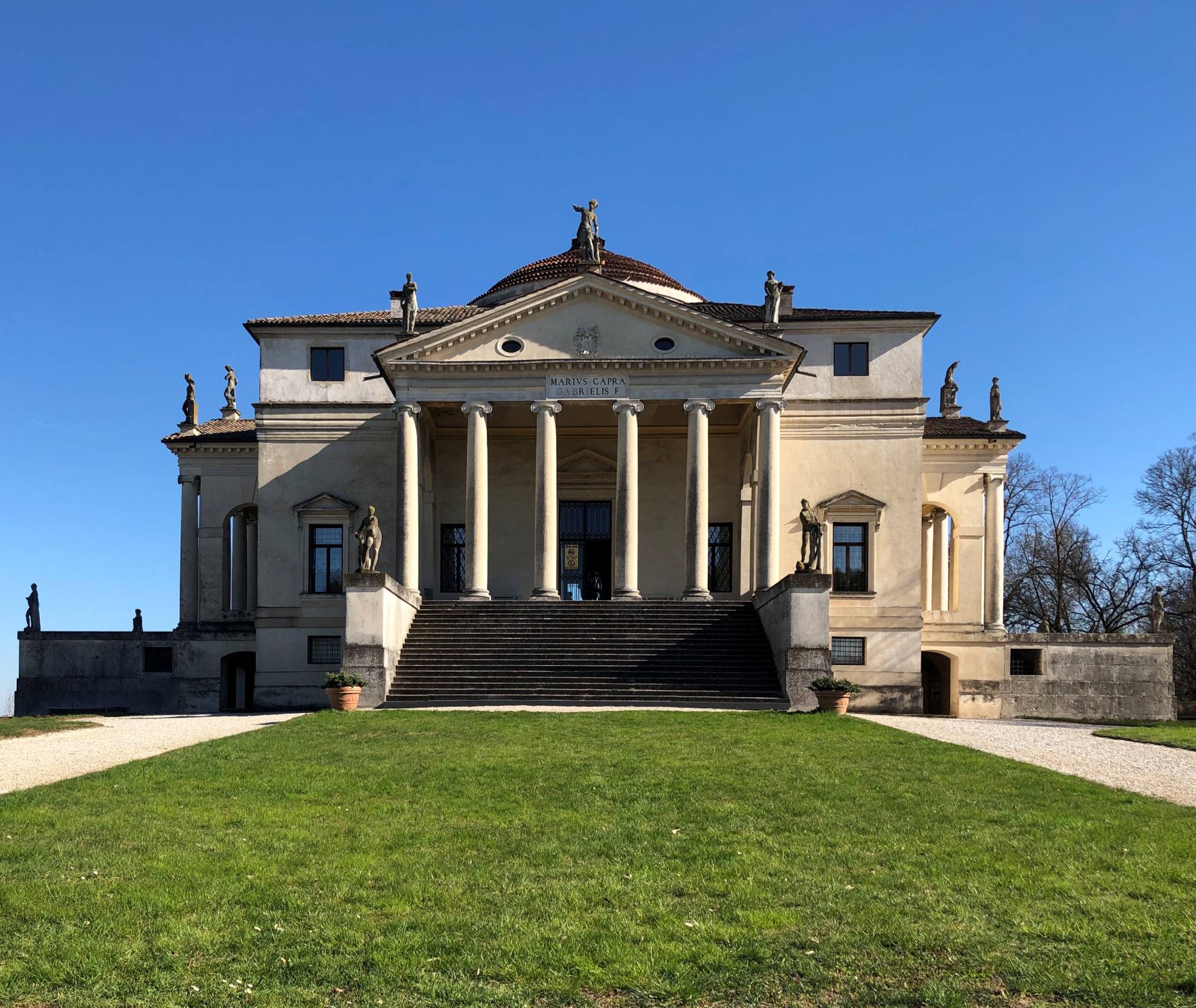 Simplicity & Complexity In Architecture: Analysis between House II ...