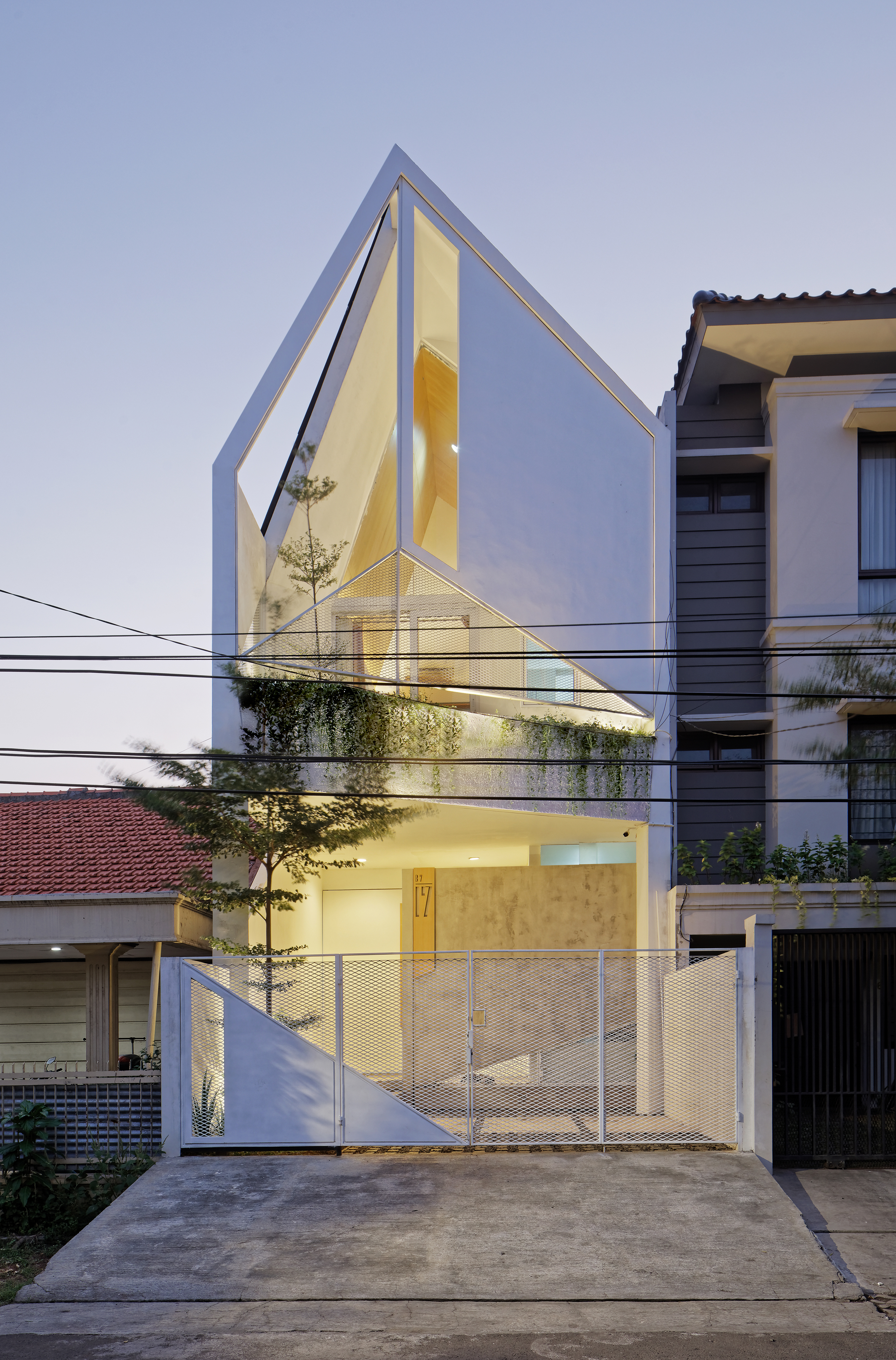 Trow House by DELUTION - Architizer