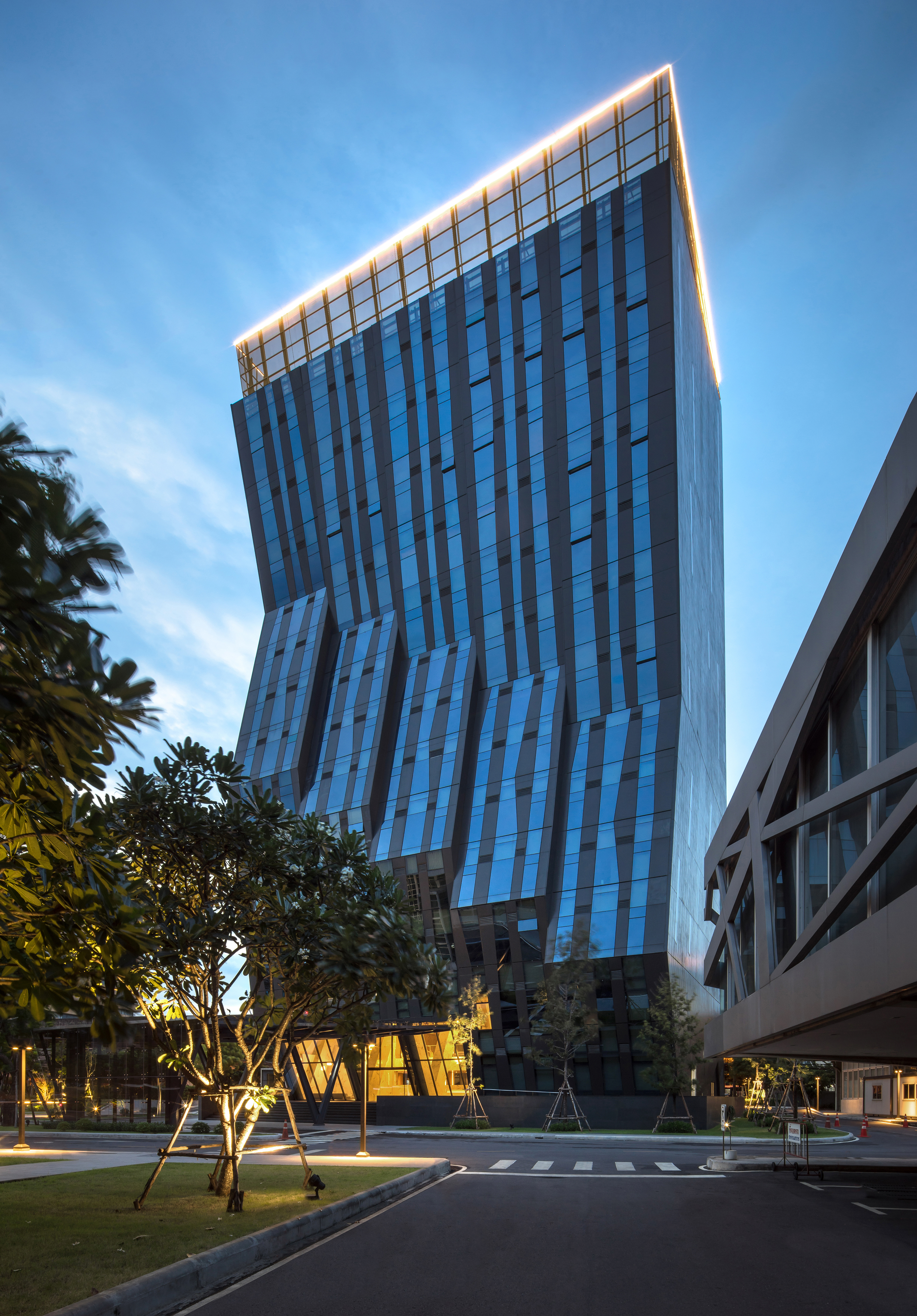 OSOTSPA OFFICE BUILDING by Plan Architect - Architizer