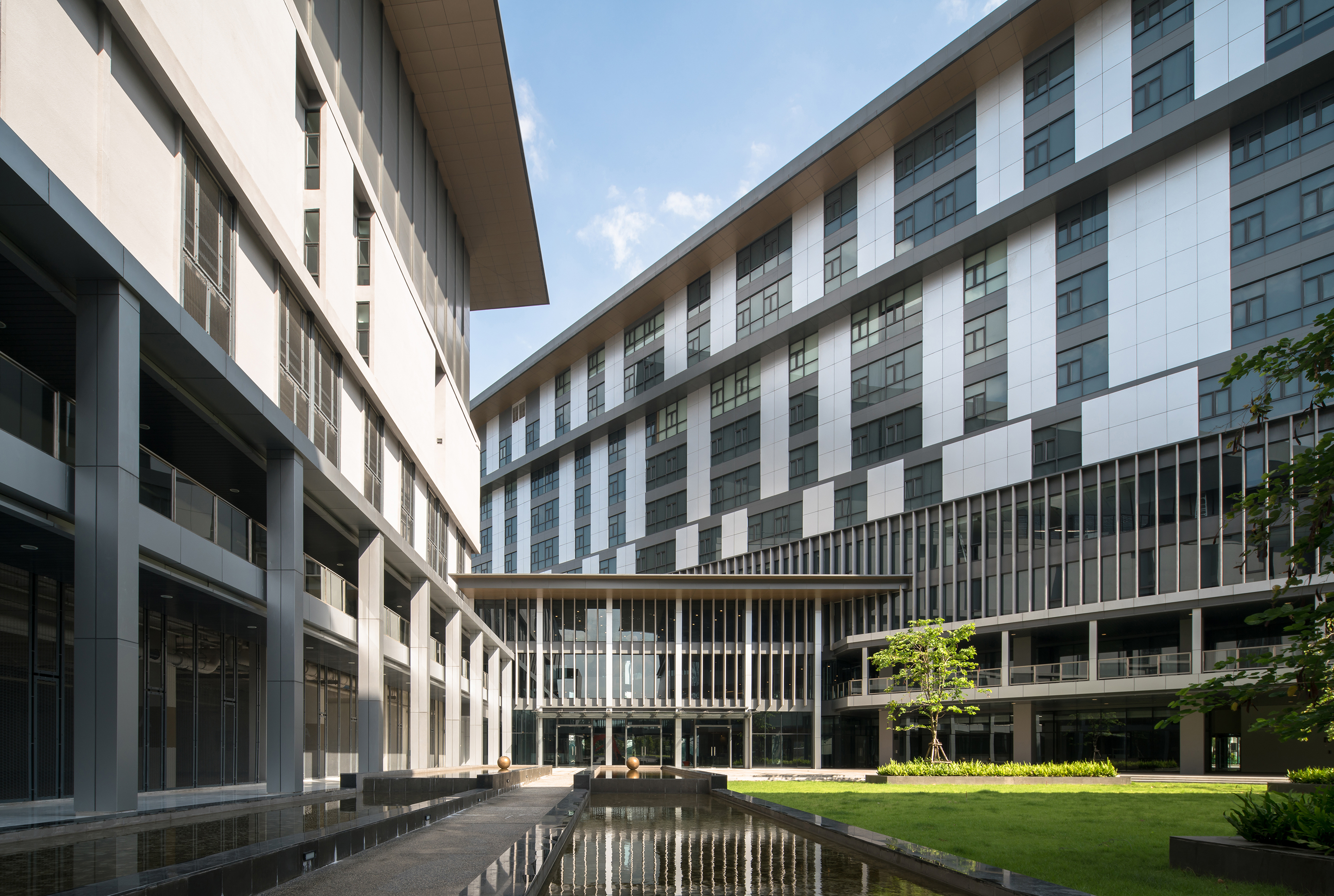 CAT NEW HEADQUARTER OFFICE BUILDING by Plan Architect - Architizer