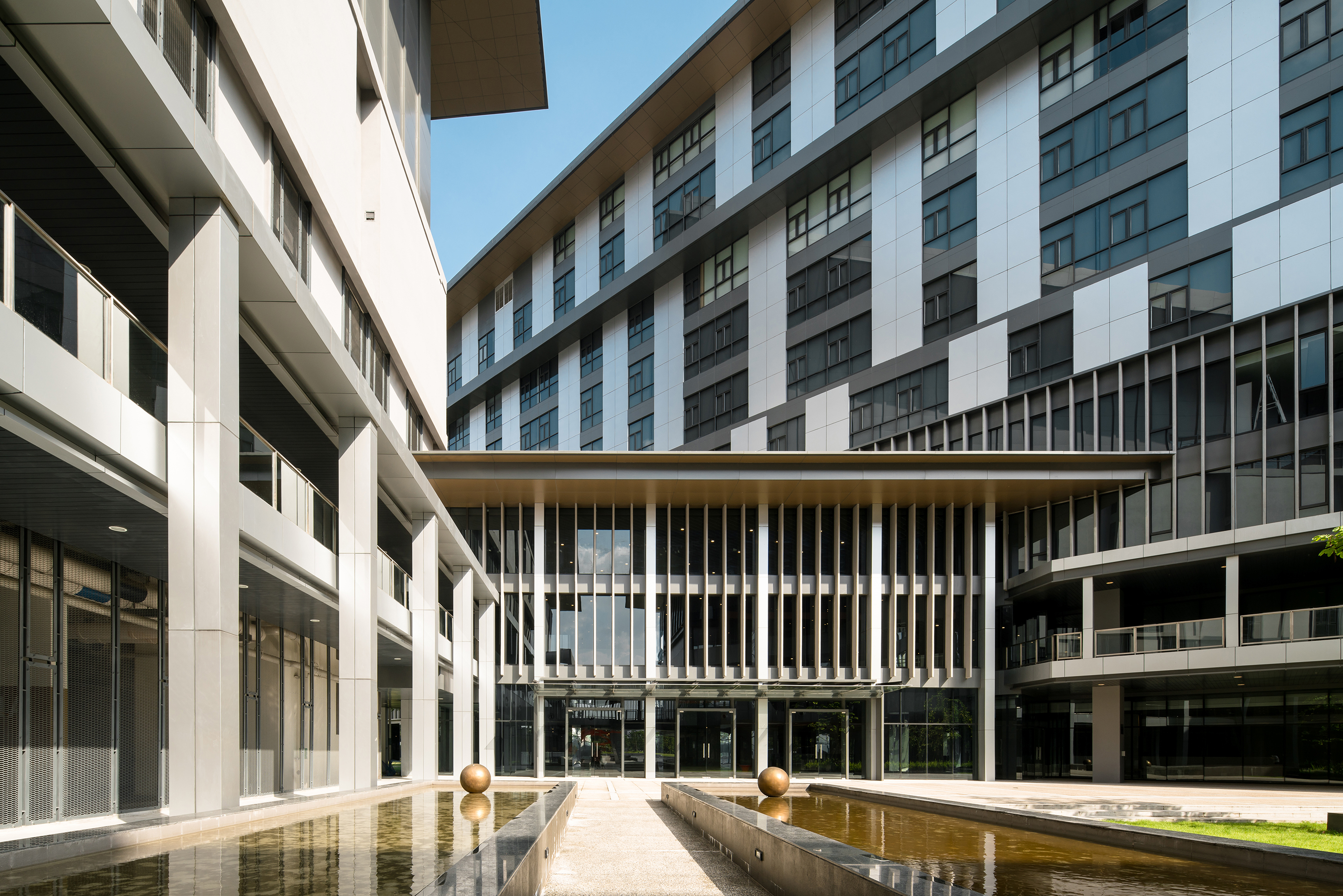 CAT NEW HEADQUARTER OFFICE BUILDING by Plan Architect - Architizer