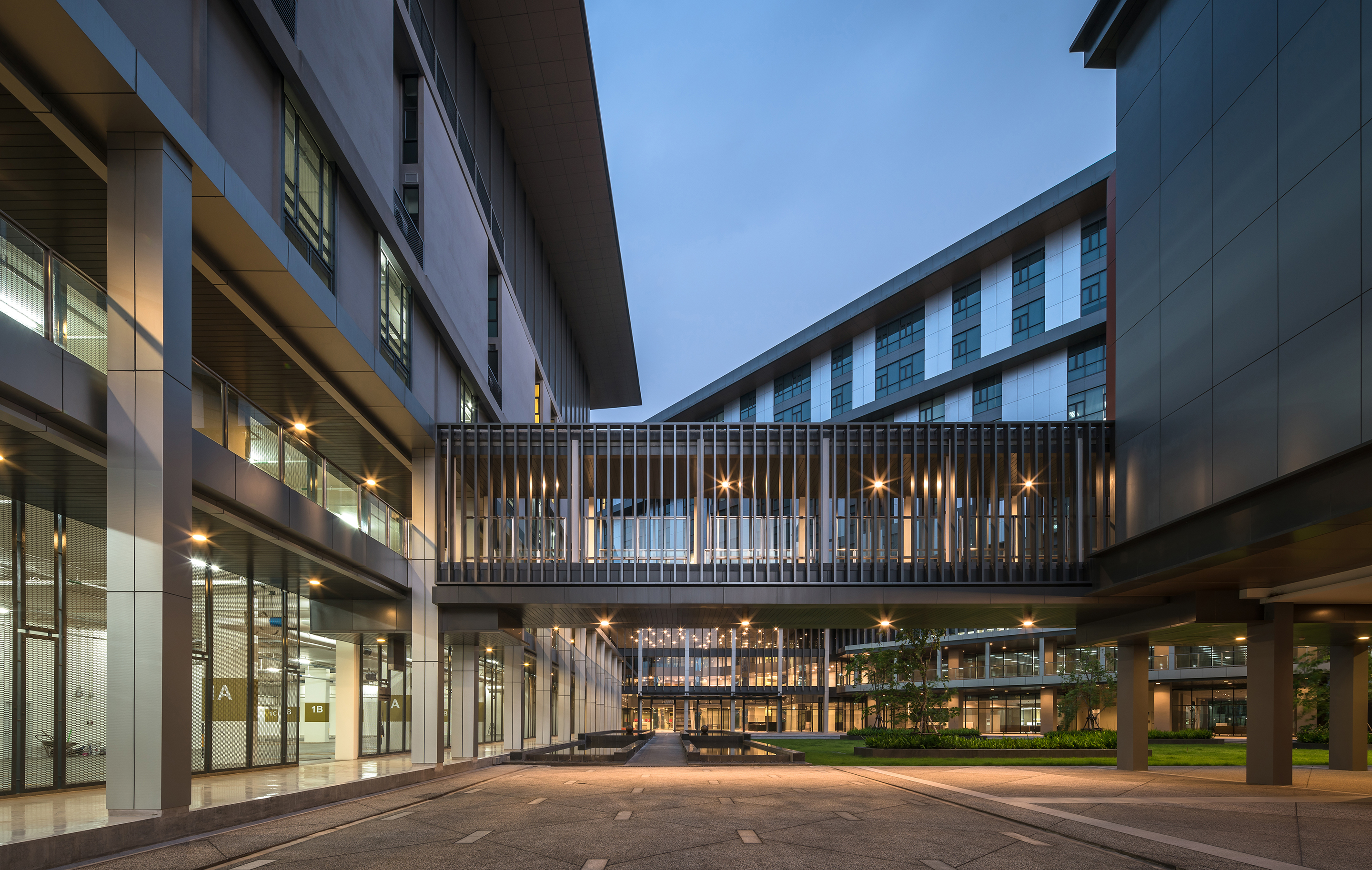 CAT NEW HEADQUARTER OFFICE BUILDING by Plan Architect - Architizer