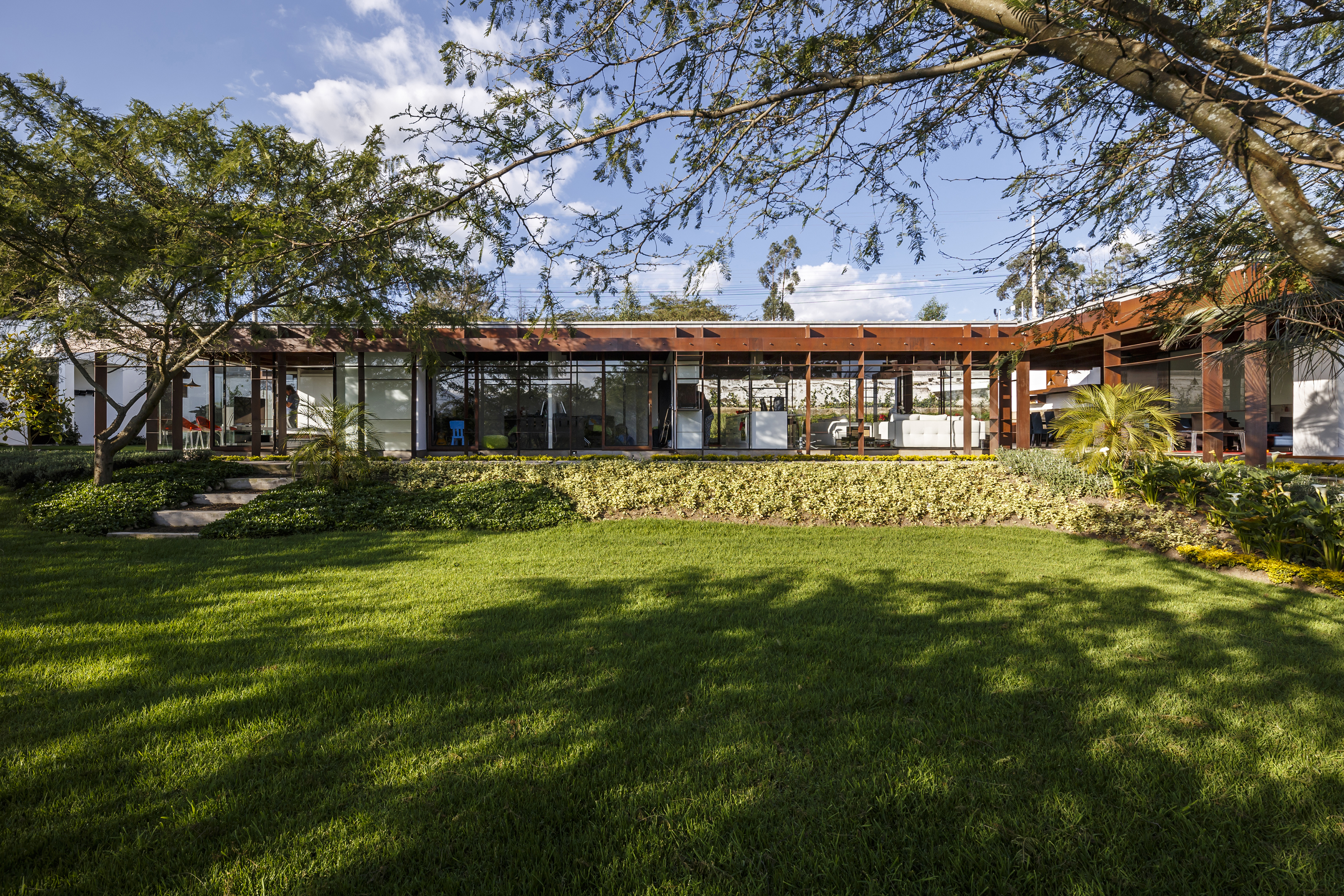 RI HOUSE, Diffuse Borders by arquitectura x - Architizer
