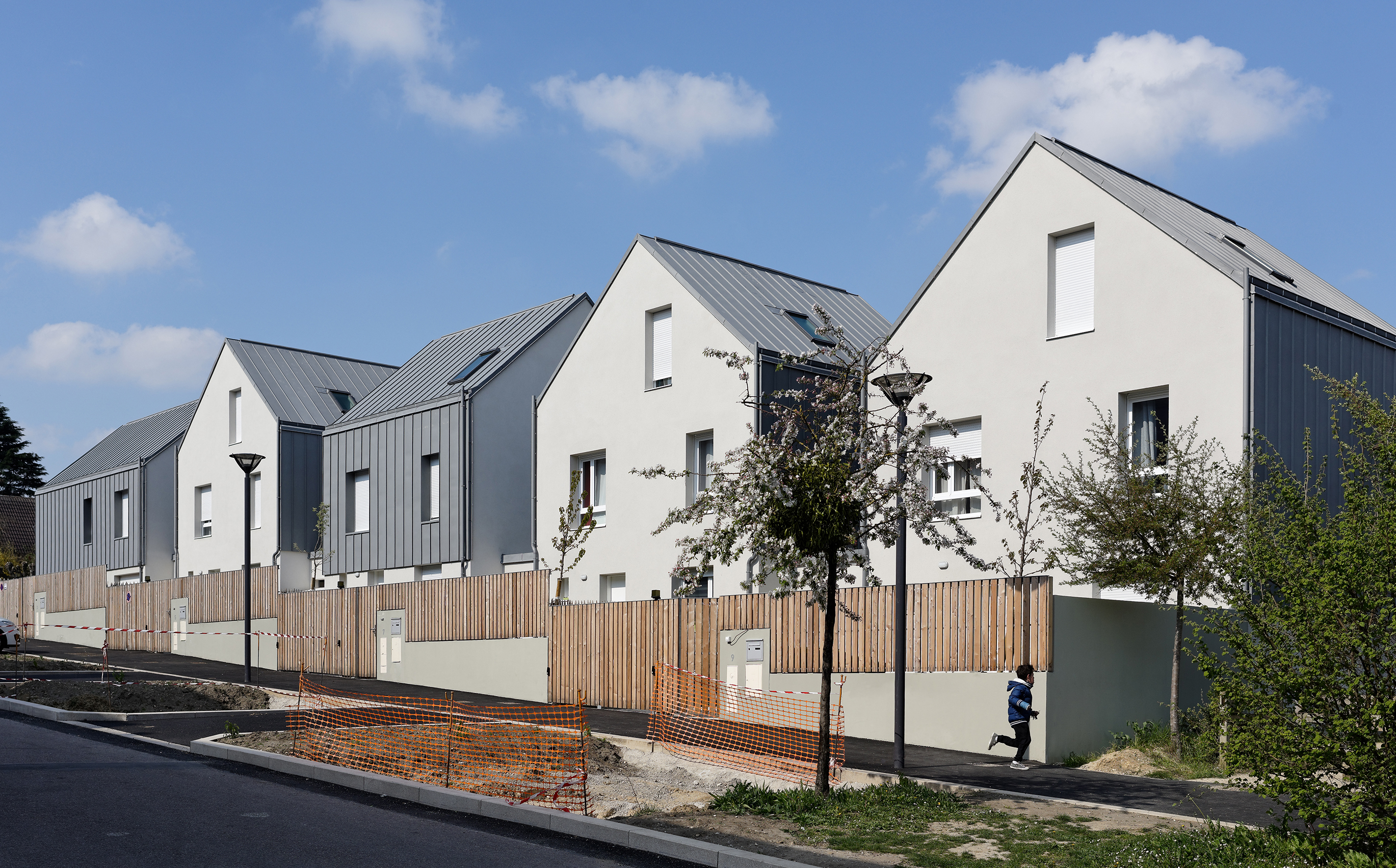 31 housing unit in Ecquevilly by Benjamin Fleury Architecte-Urbaniste ...