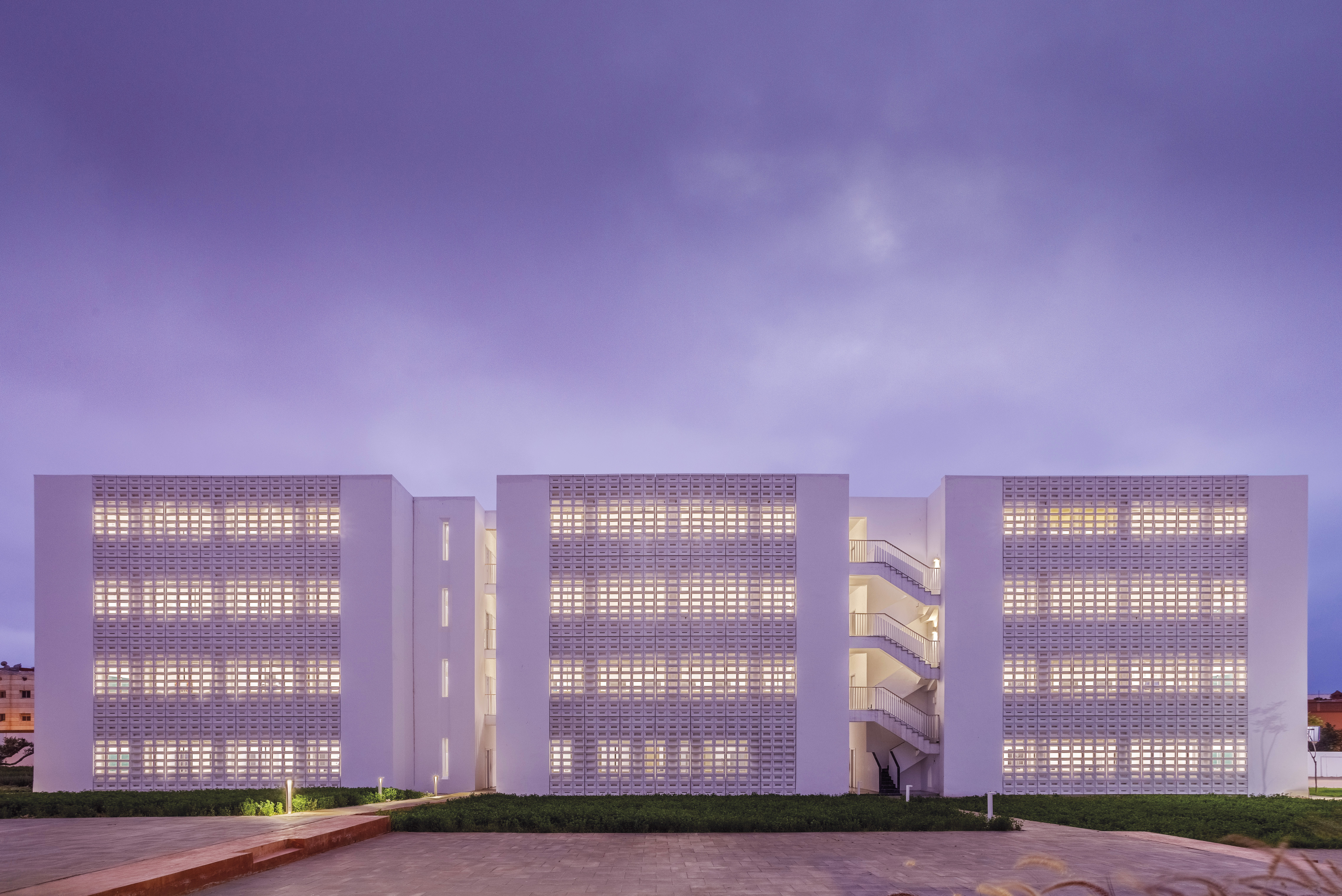 Concrete phrontistery by TARIK ZOUBDI ARCHITECTE - Architizer