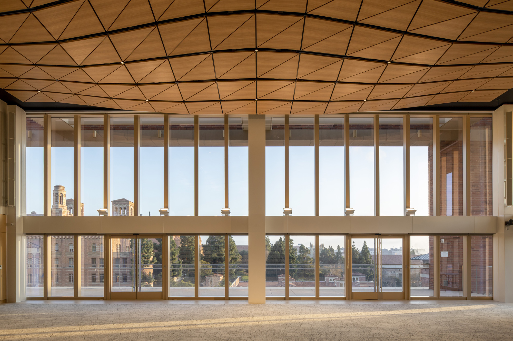 Marion Anderson Hall, UCLA Anderson School of Management by Pei Cobb ...