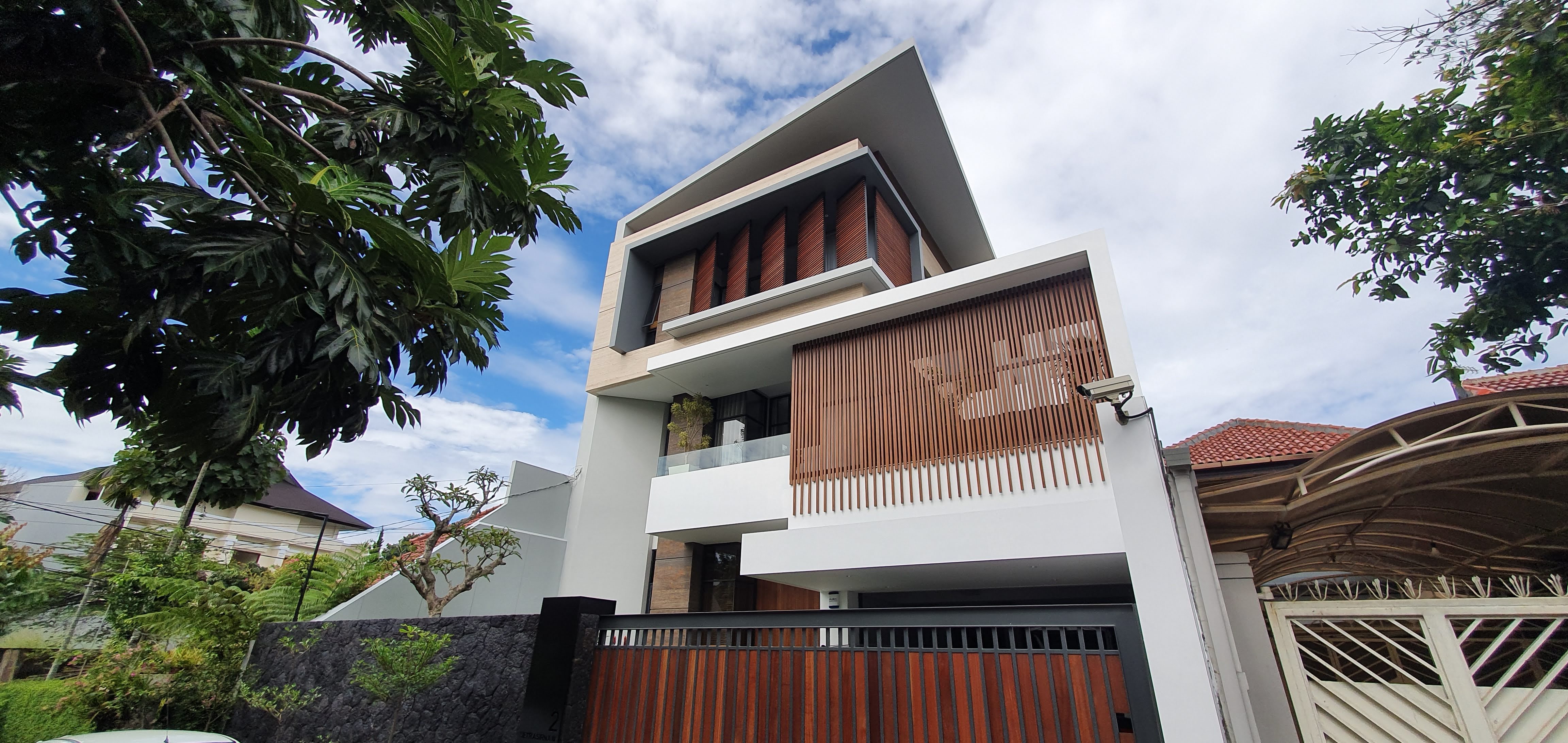 Eric&Hanna House by ninagawa design - Architizer