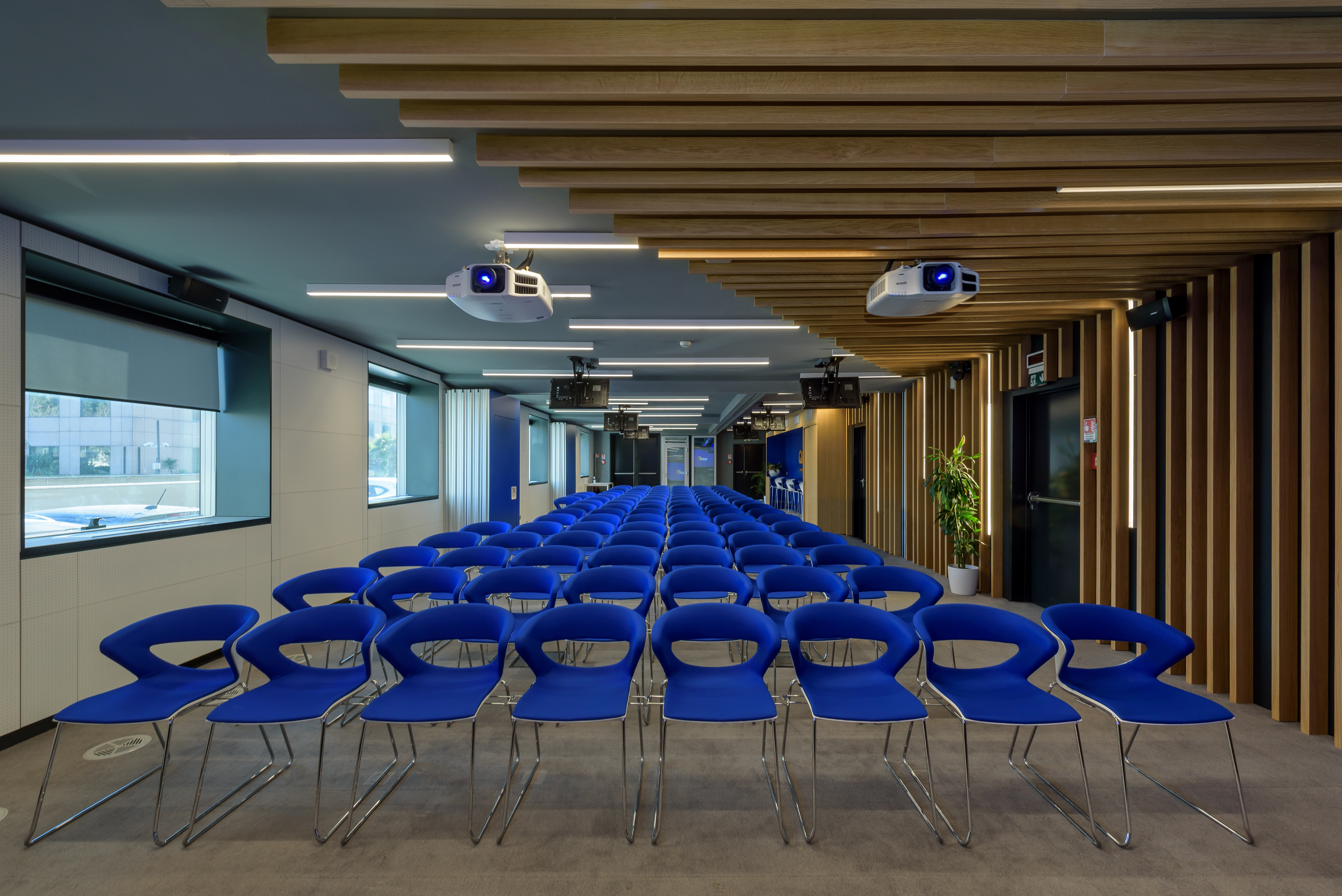 Kuwait Petroleum S.p.a - Meeting and Conference Rooms by formT ...