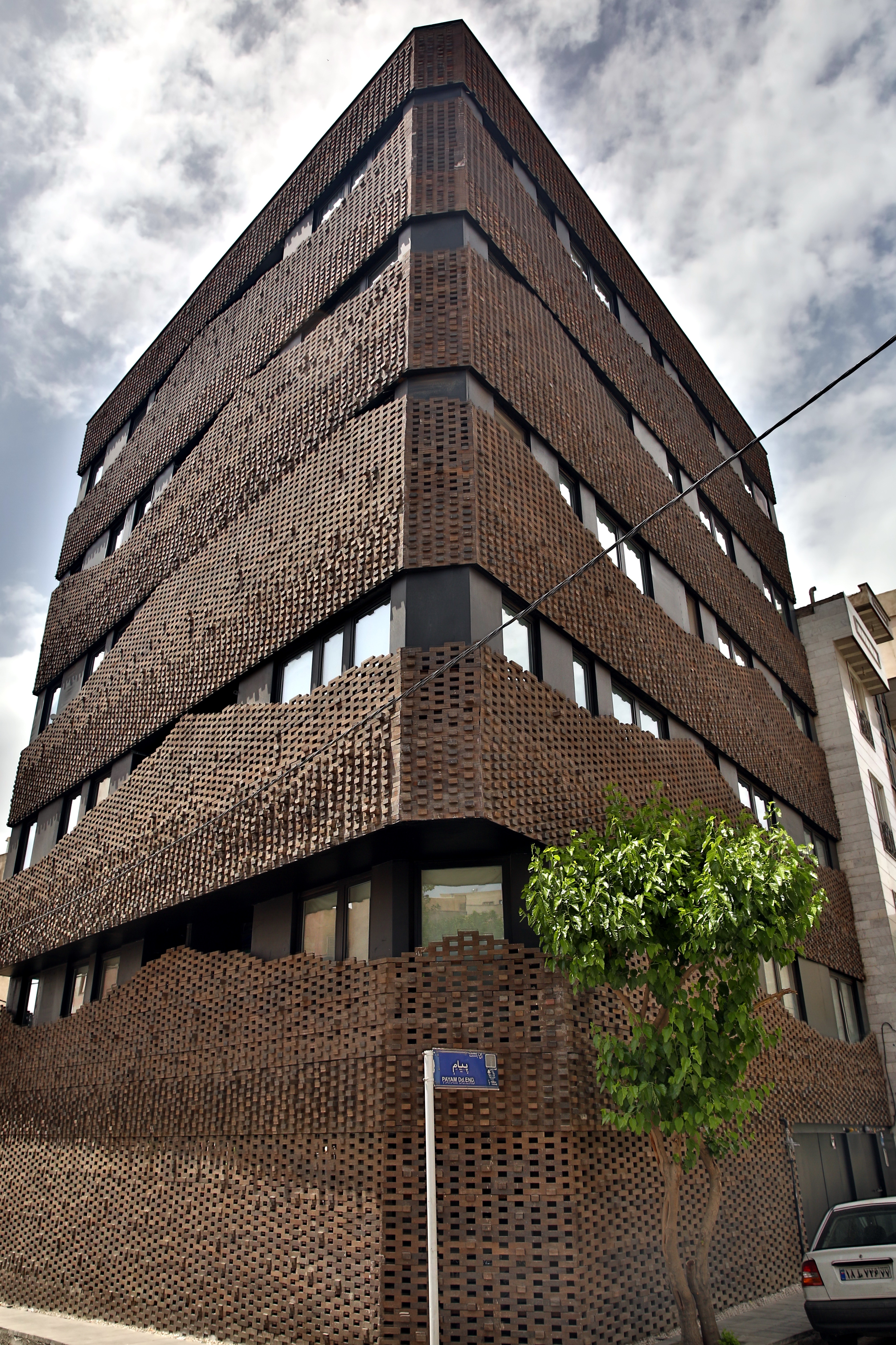 40 Knots House by HABIBEH MADJDABADI Architecture Studio - Architizer