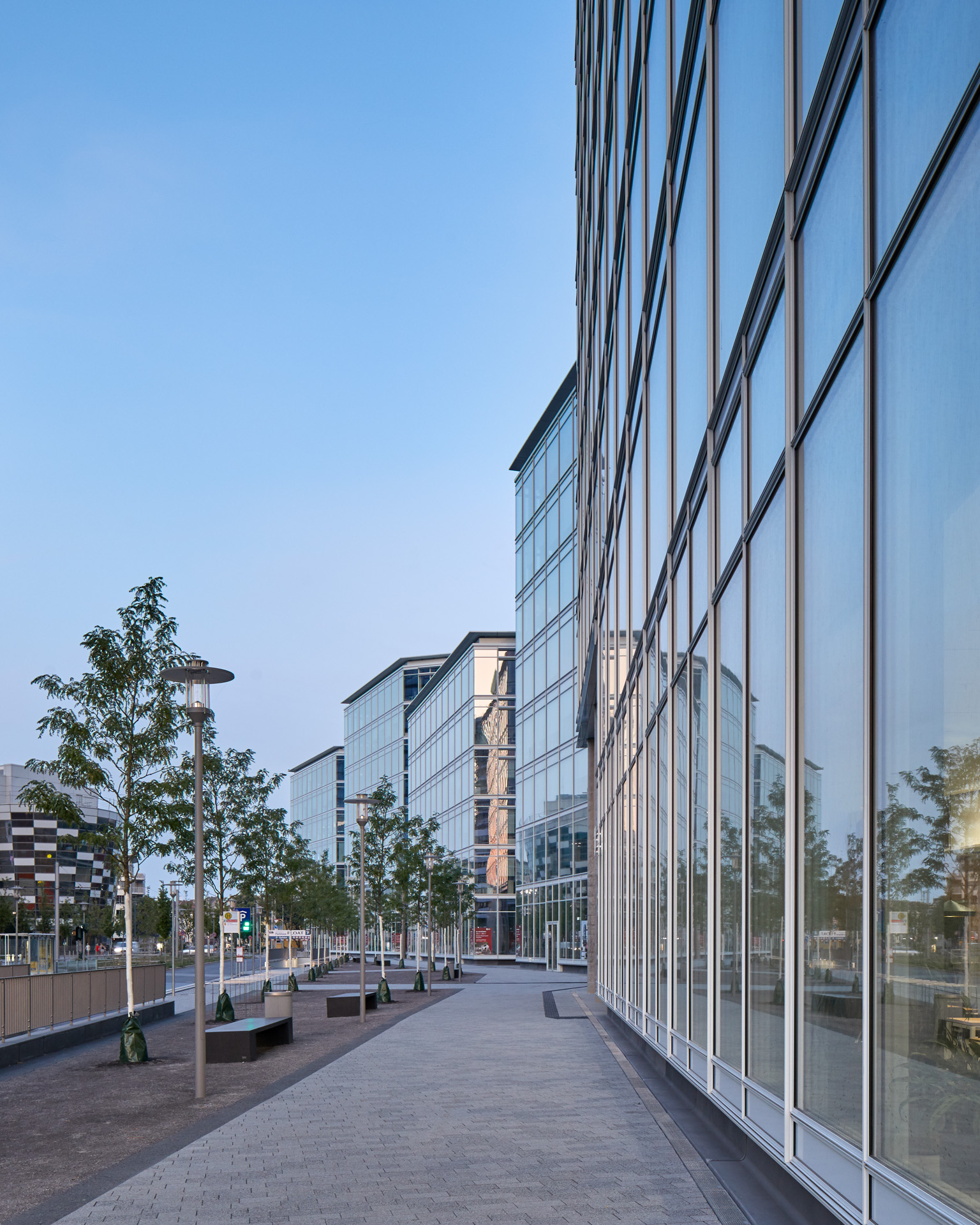 The Float Building, Düsseldorf by Philip Kistner Fotografie - Architizer