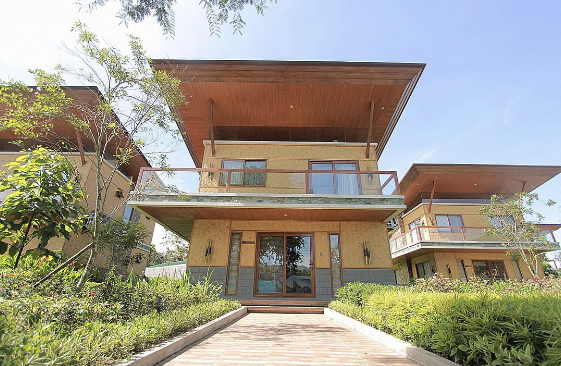 𝗠𝗼𝗱𝗲𝗿𝗻 𝗡𝗶𝗽𝗮 𝗛𝘂𝘁 (𝗕𝗮𝗵𝗮𝘆 𝗞𝘂𝗯𝗼) 2 Storey ''Family Villa'' by DST Design ...