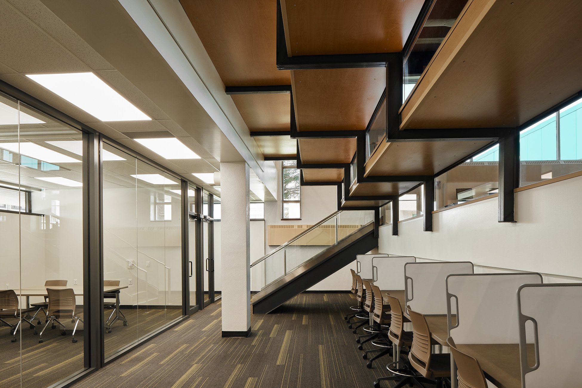 Vincent Massey Collegiate Library / Learning Commons by Amphora ...