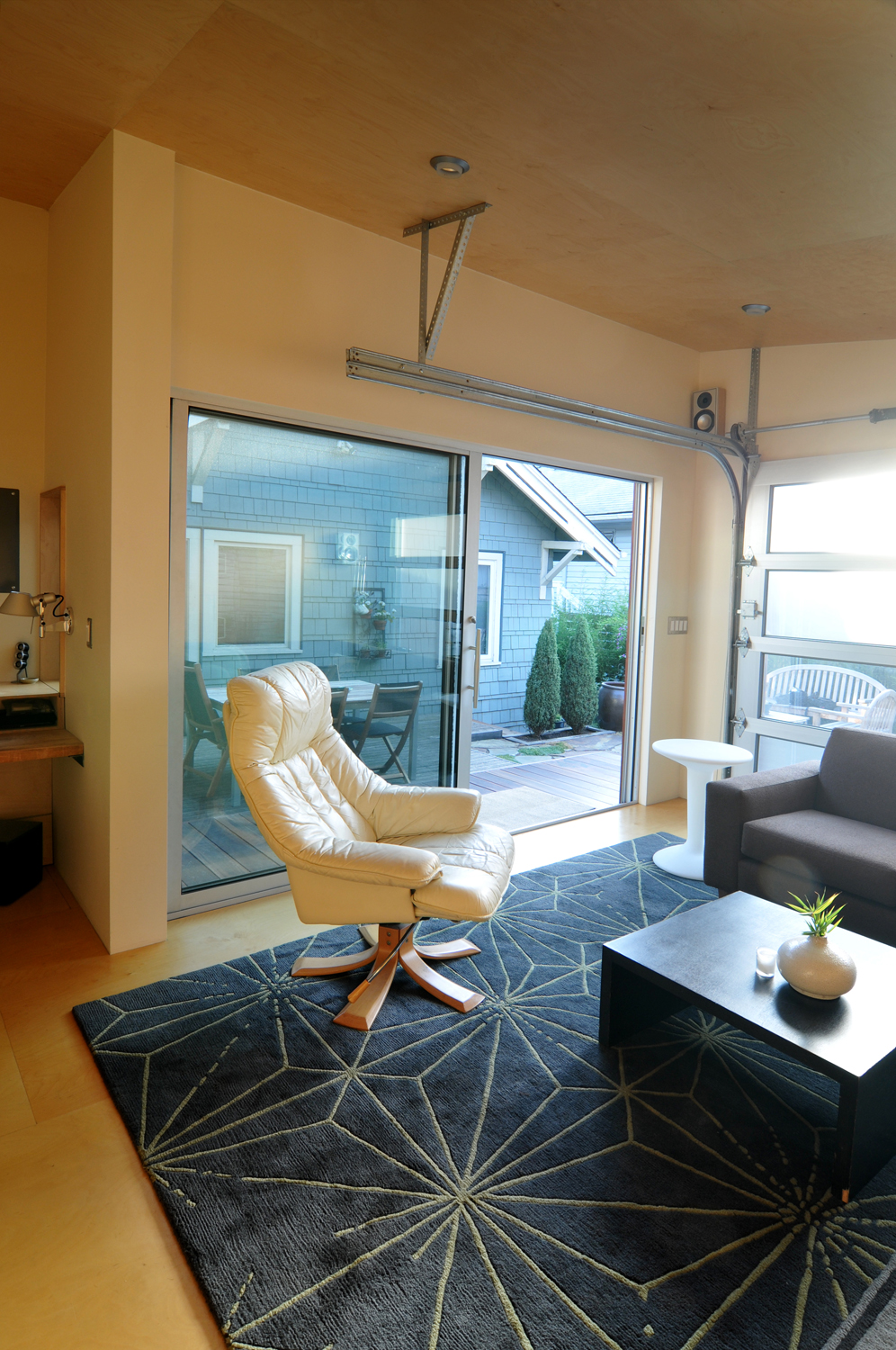 Seattle Backyard Cottage by Fivedot - Architizer