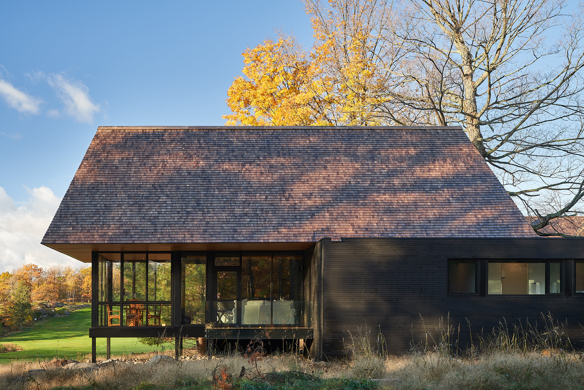 Bigwin Island Club Cabins by MacKay-Lyons Sweetapple Architects ...