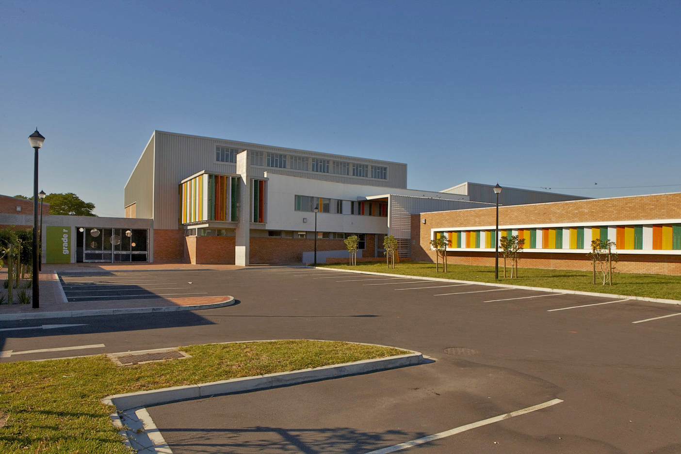 Heideveld Primary School by Meyer & Associates Architects, Urban ...