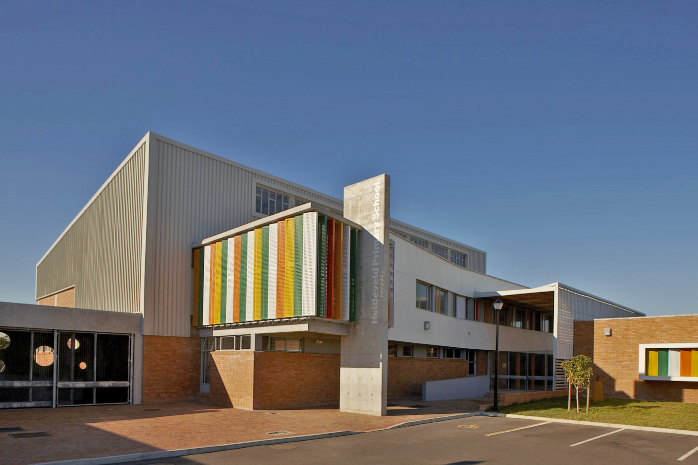 Heideveld Primary School by Meyer & Associates Architects, Urban ...