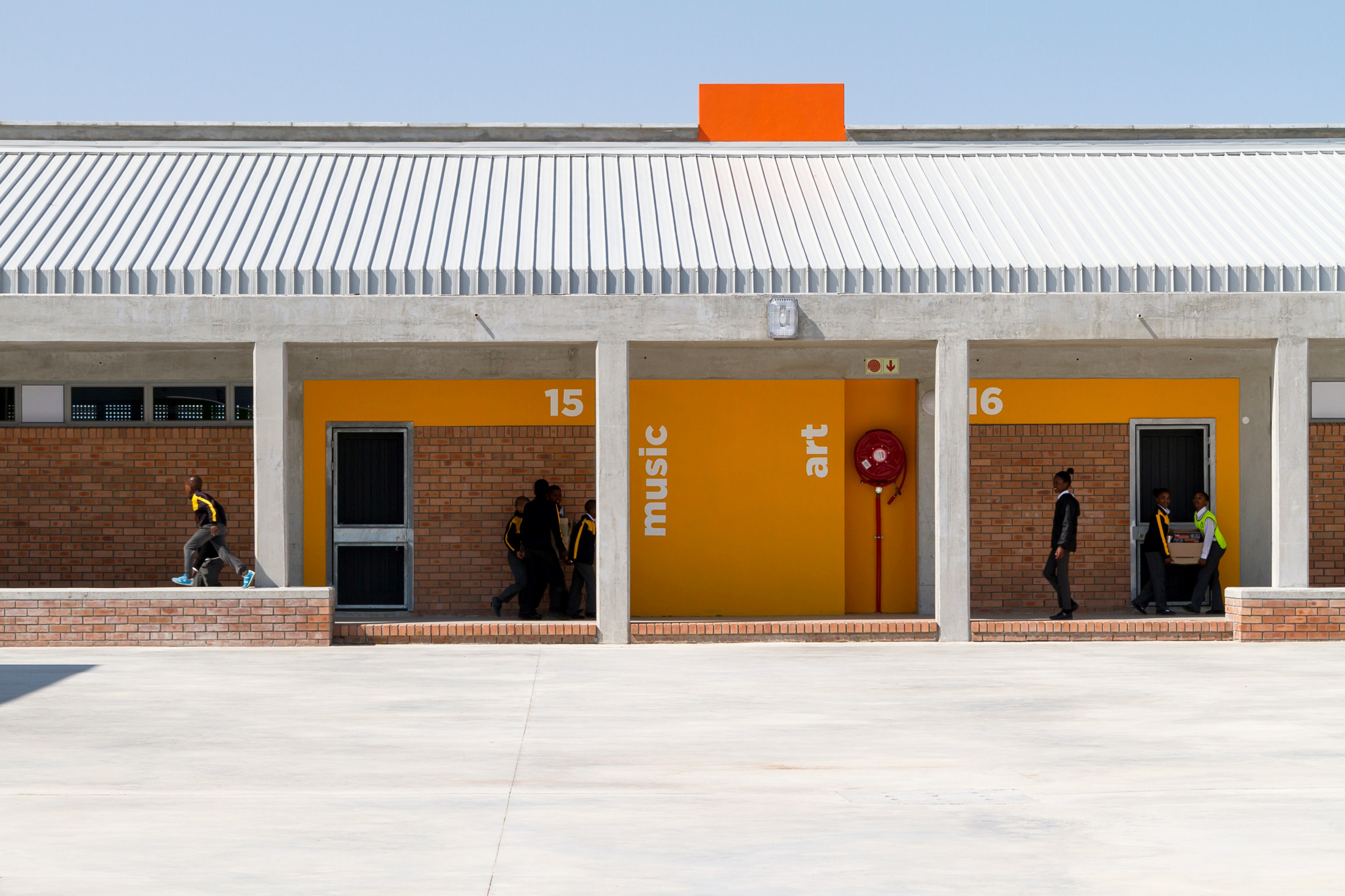 Heideveld Primary School by Meyer & Associates Architects, Urban ...