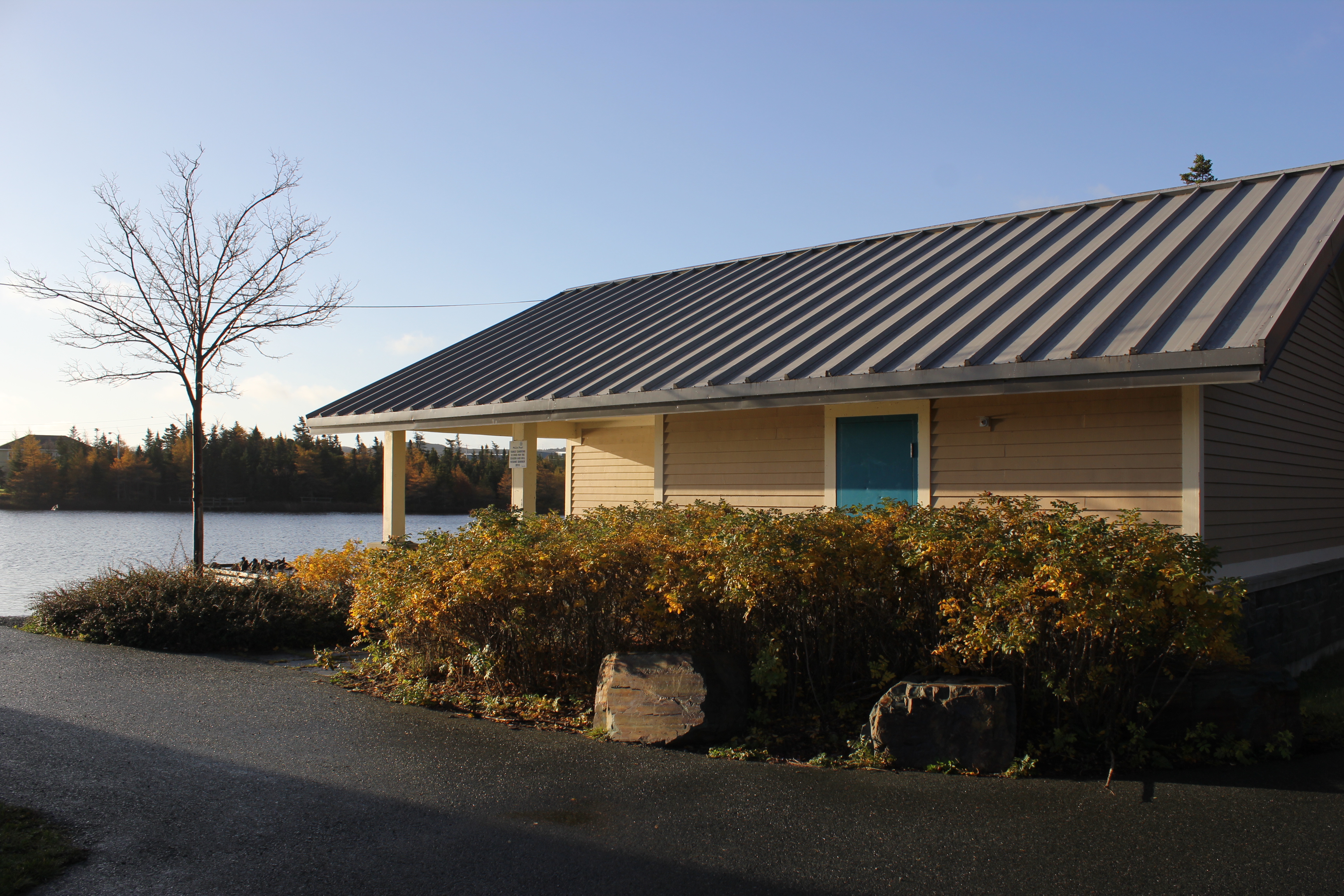 Powers Pond Boathouse & Service Building by design synergies ...