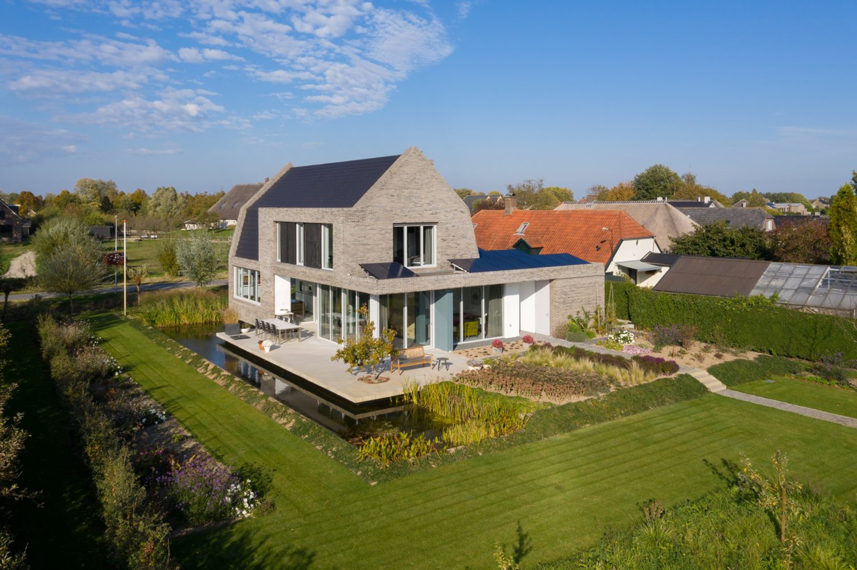 An ode to brick by Brightside Architects - Architizer