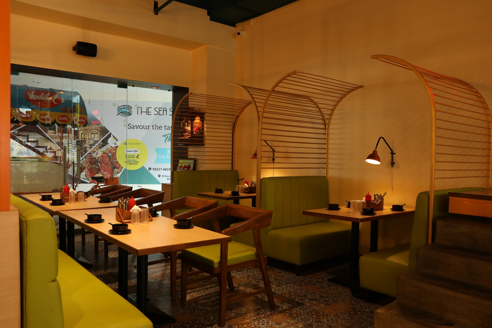 Octant Pizza, Deccan, Pune by Ogling inches design architects - Architizer