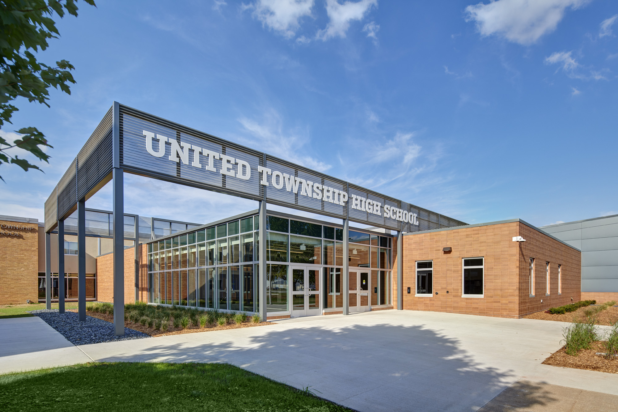 Idea 3260910: United Township High School by OPN Architects in East ...