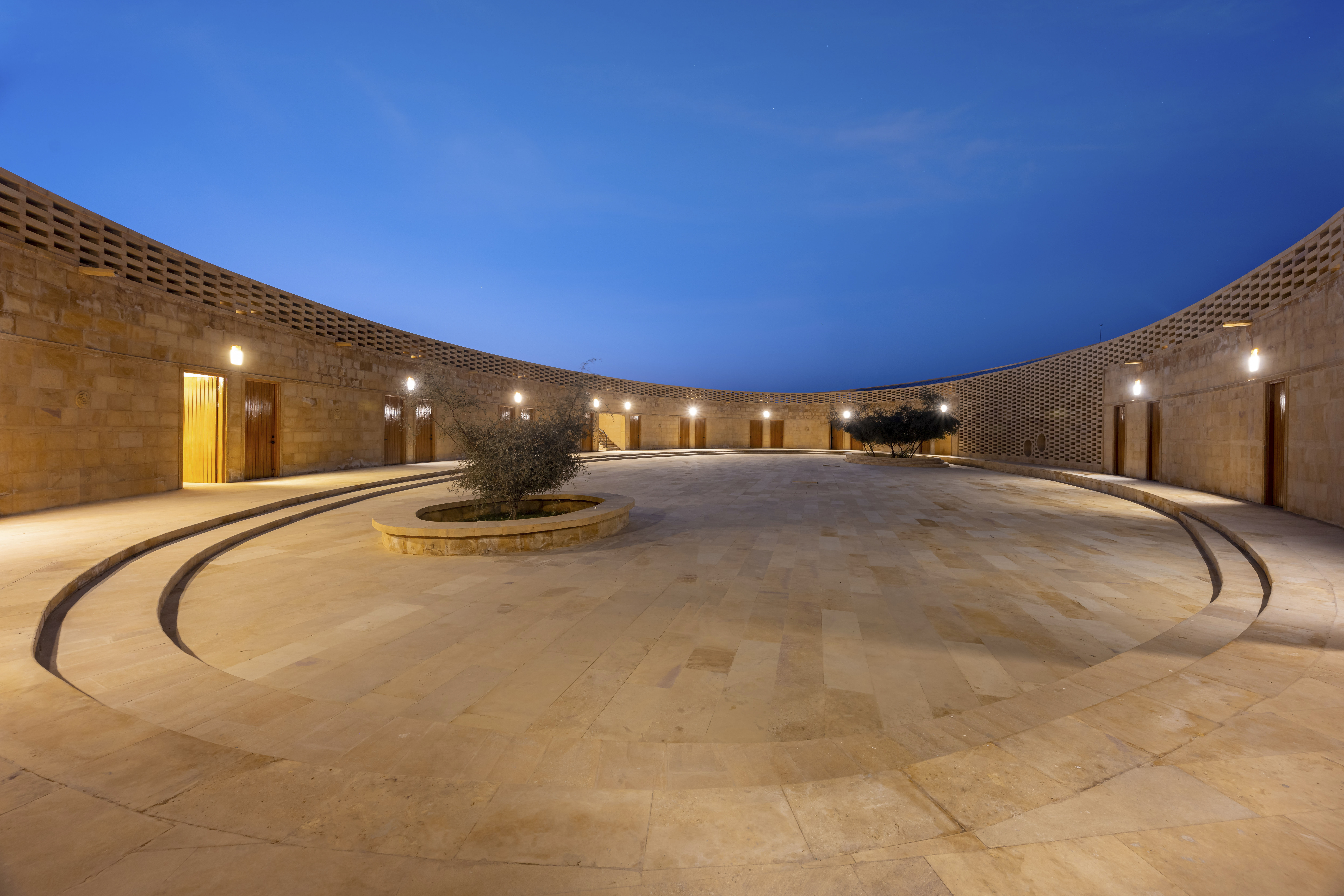 The Rajkumari Ratnavati Girl's School by Diana Kellogg Architects ...