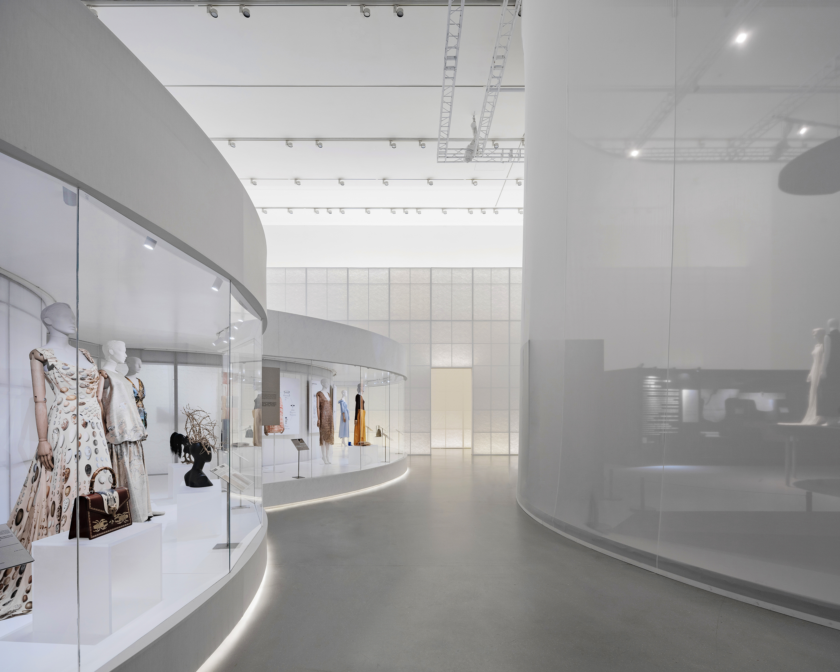 SPATIAL DESIGN OF THE EXHIBITION FASHIONED FROM NATURE CO-CURATED BY V ...