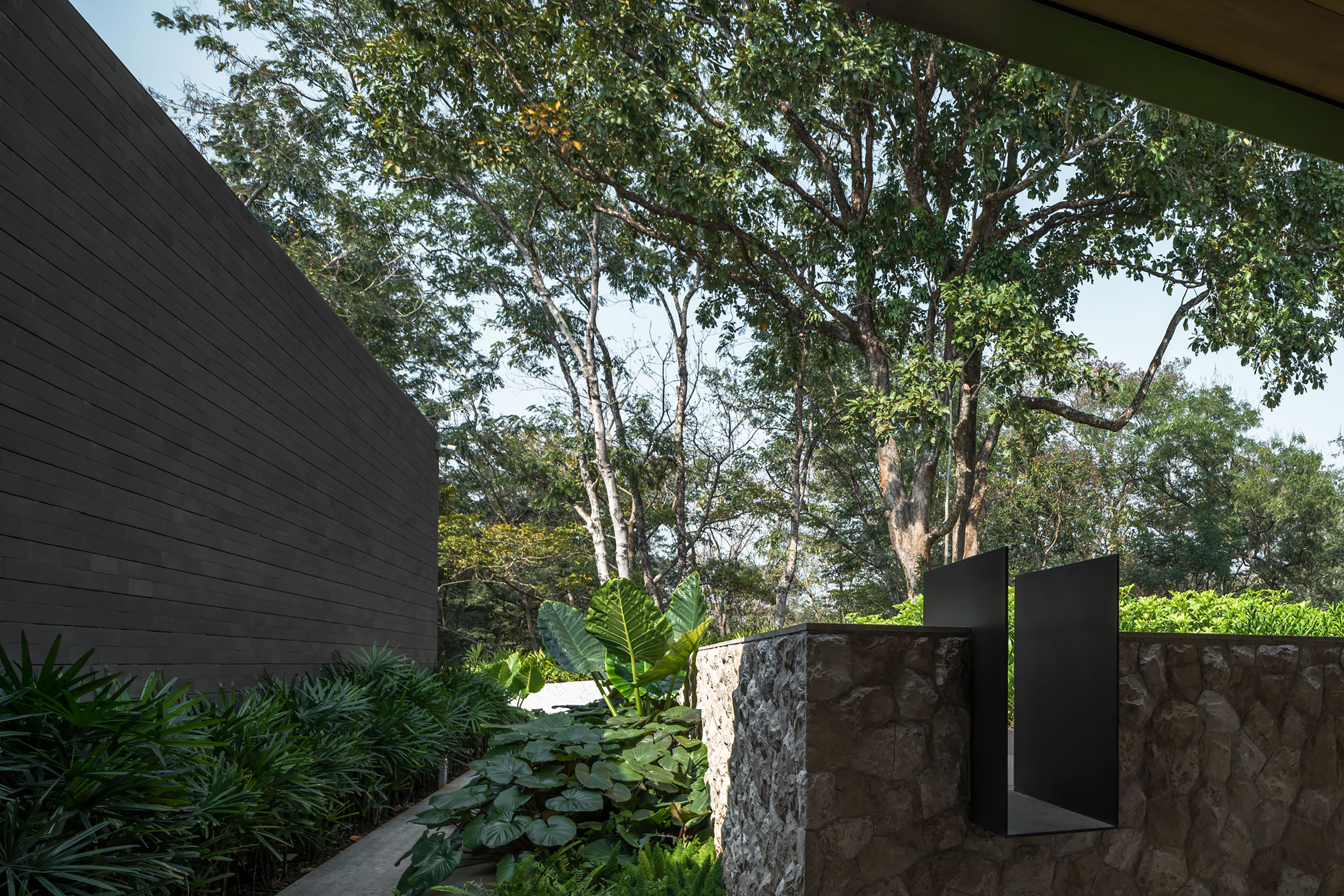 Terraced House: The Chiang Rai Residence by TROP : terrains + open ...