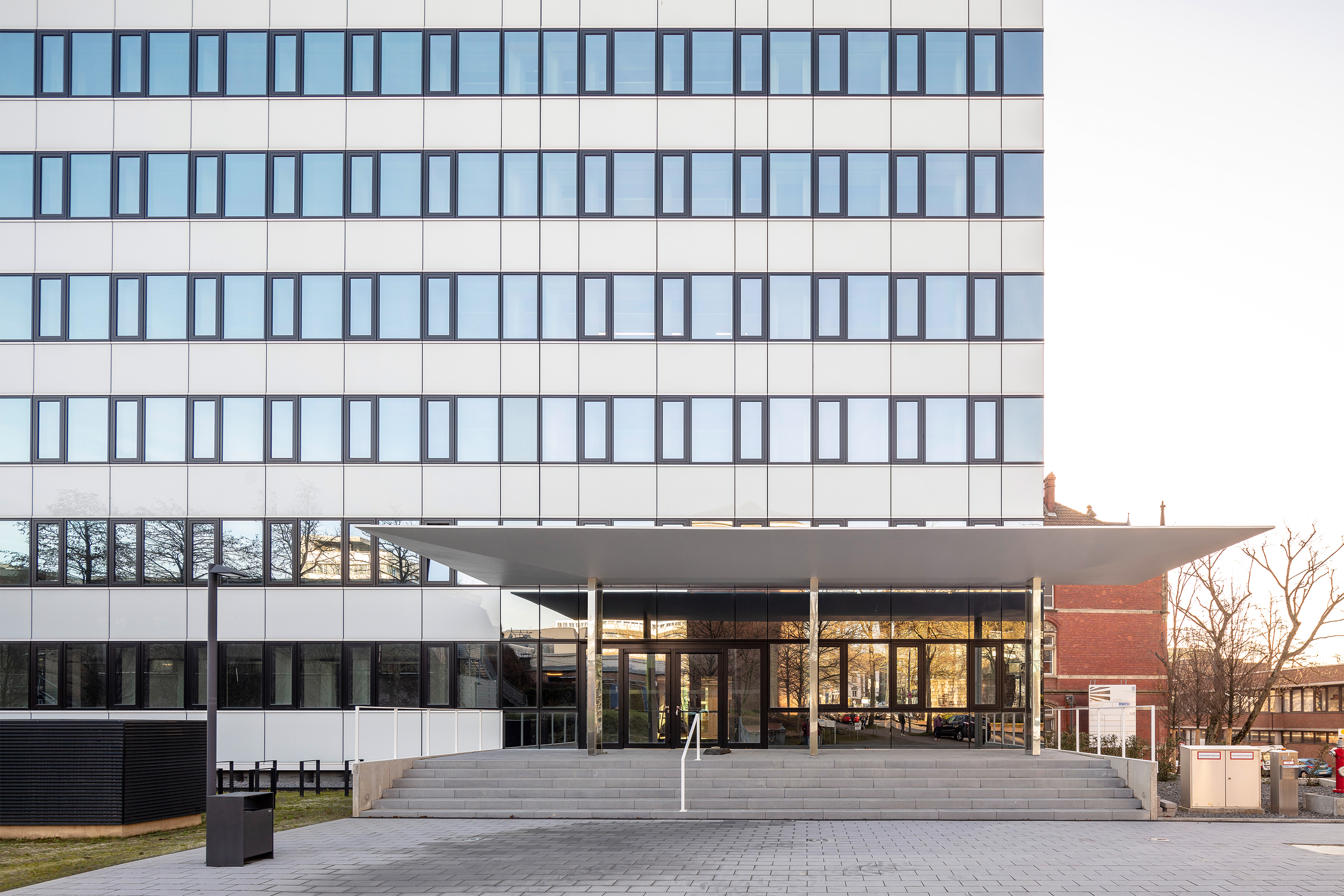 Mechanical Engineering of the RWTH Aachen by SSP AG - Architizer