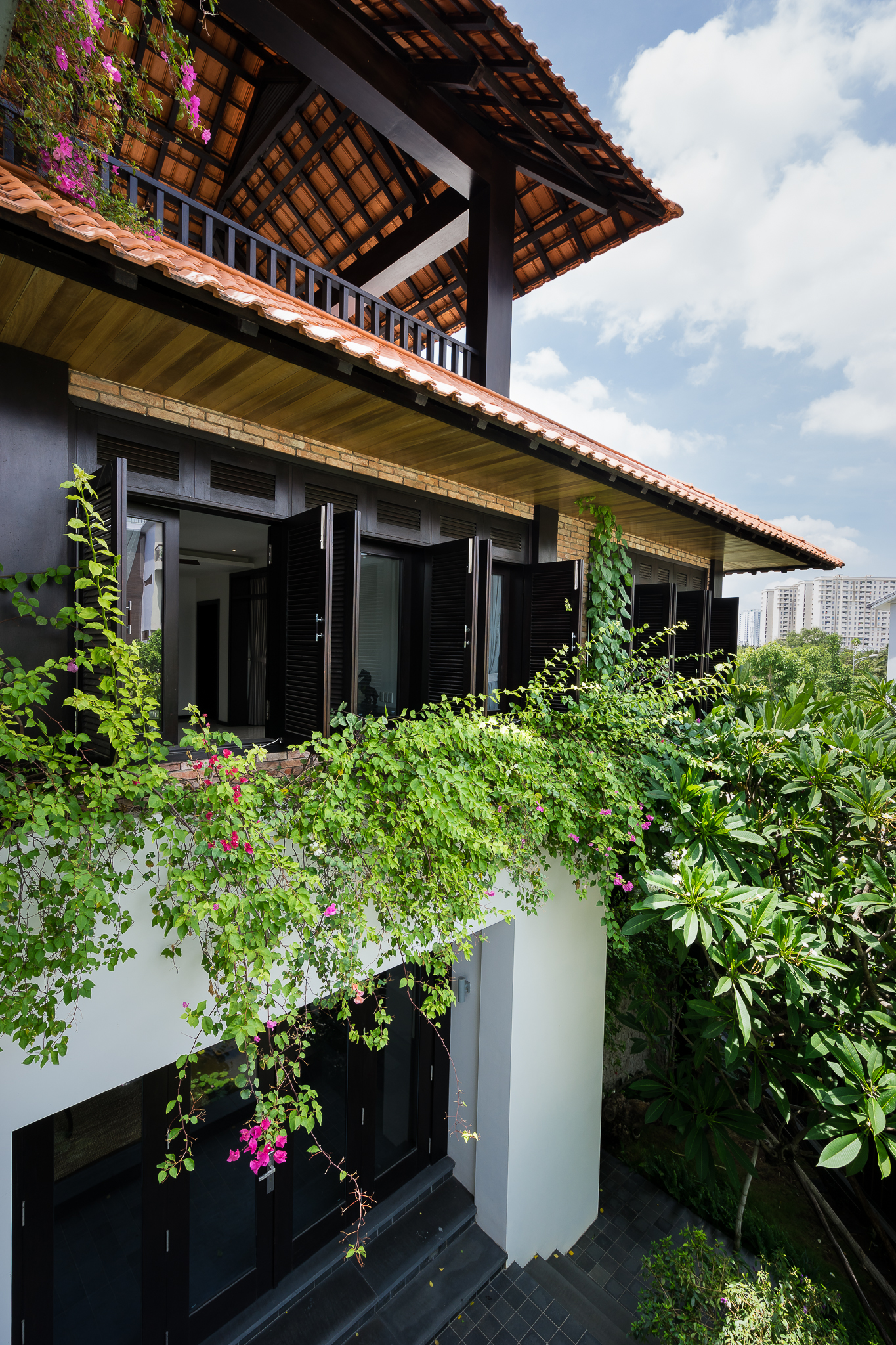 HUE HOUSE by RISOU - Architizer