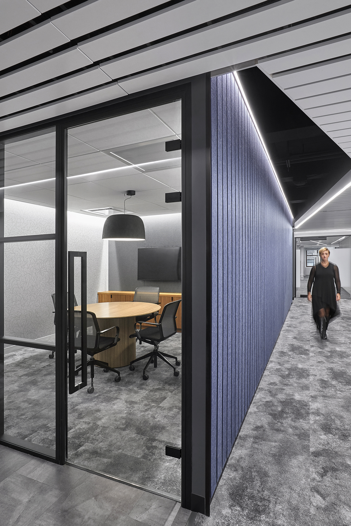 Signature Bank by Huntsman Architectural Group - Architizer