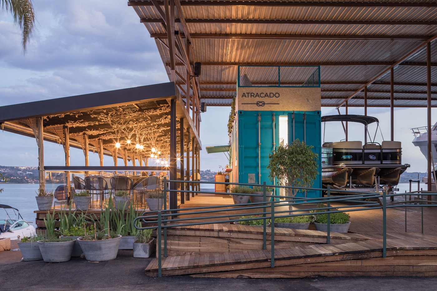 Atracado Restaurant by Mínimo Arquitetura e Design - Architizer