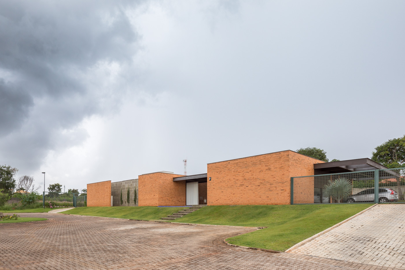 2x2 House by Mínimo Arquitetura e Design - Architizer