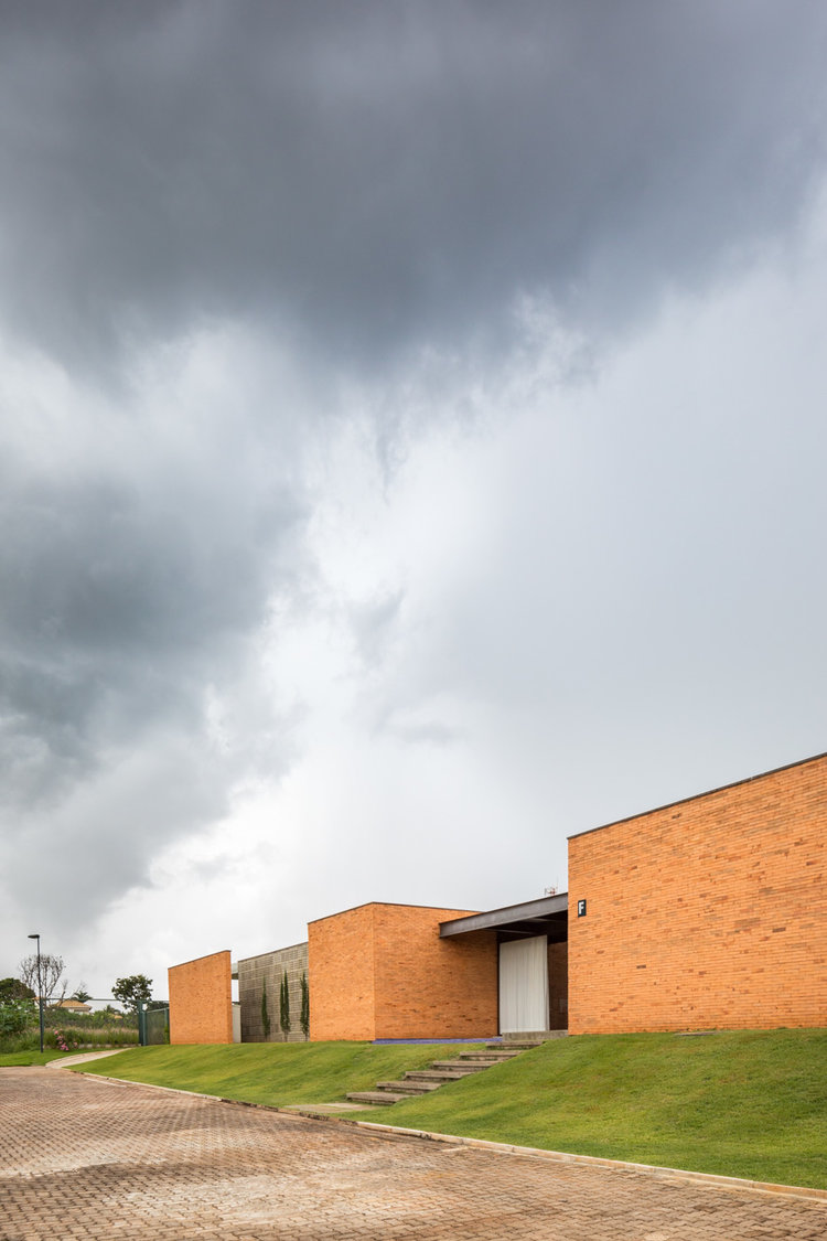 2x2 House by Mínimo Arquitetura e Design - Architizer