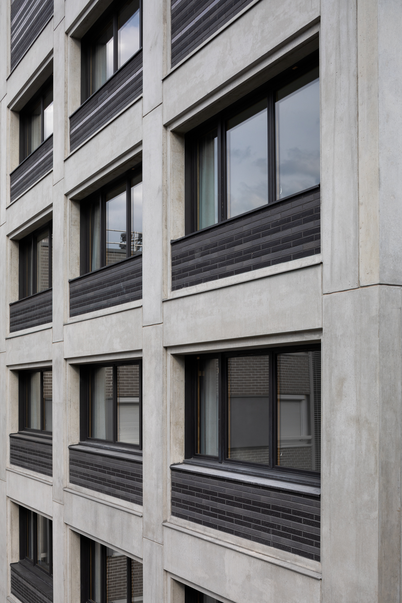 71 HOUSING UNITS IN A SOCIAL RESIDENCE by PPX Architects - Architizer