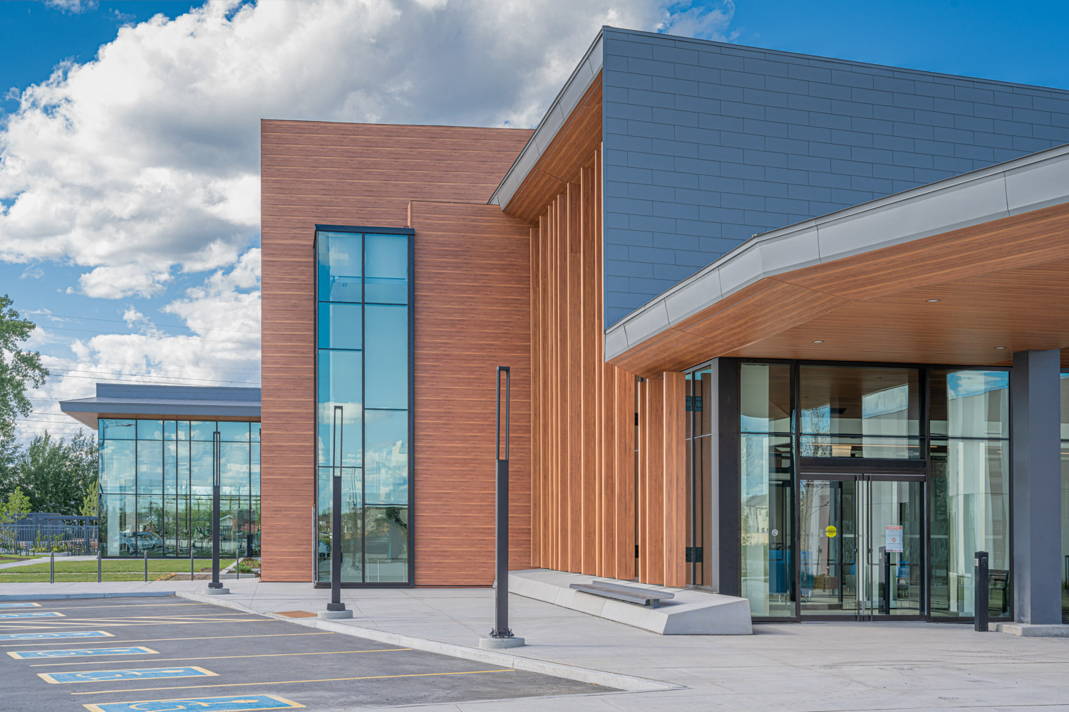 HDR Creates Community-Oriented Orléans Health Hub - Architizer Journal