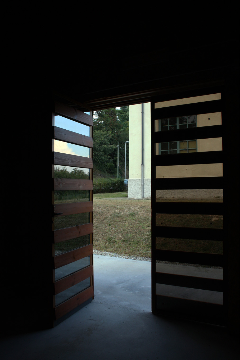 LOW BUILDING by Studio 3Mark - Architizer