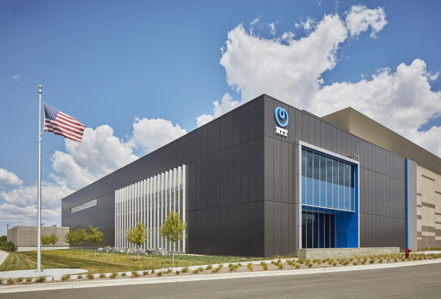 NTT CH1 Data Center by HED - Architizer