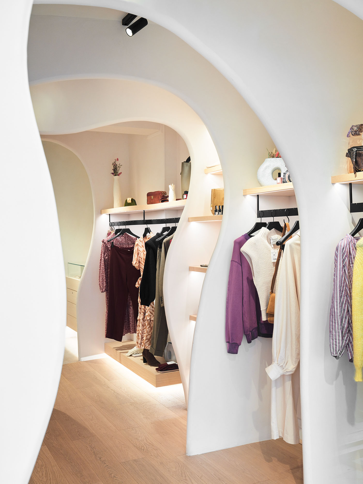 SMALLABLE WOMAN STORE by JCPCDR ARCHITECTURE - Architizer