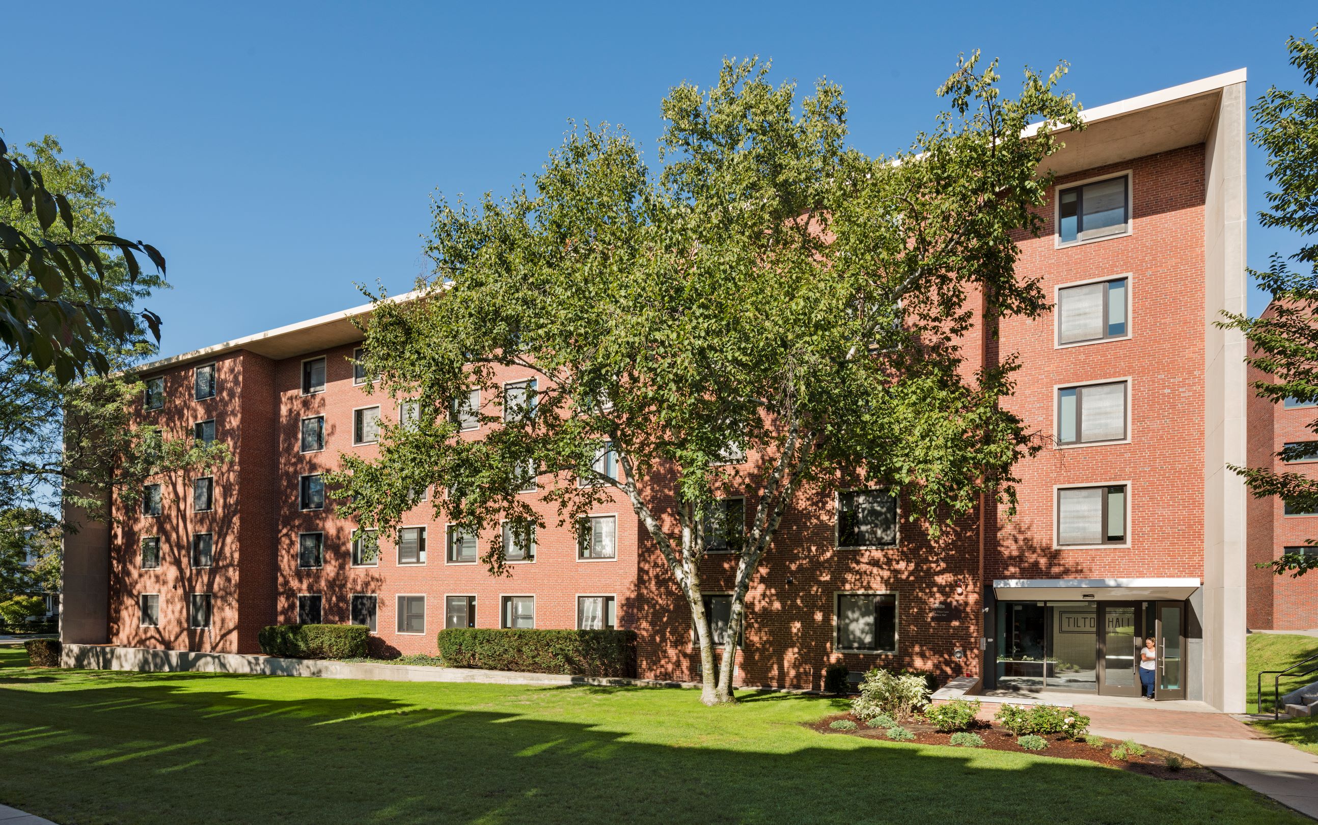 Tilton Hall at Tufts University by Bergmeyer - Architizer