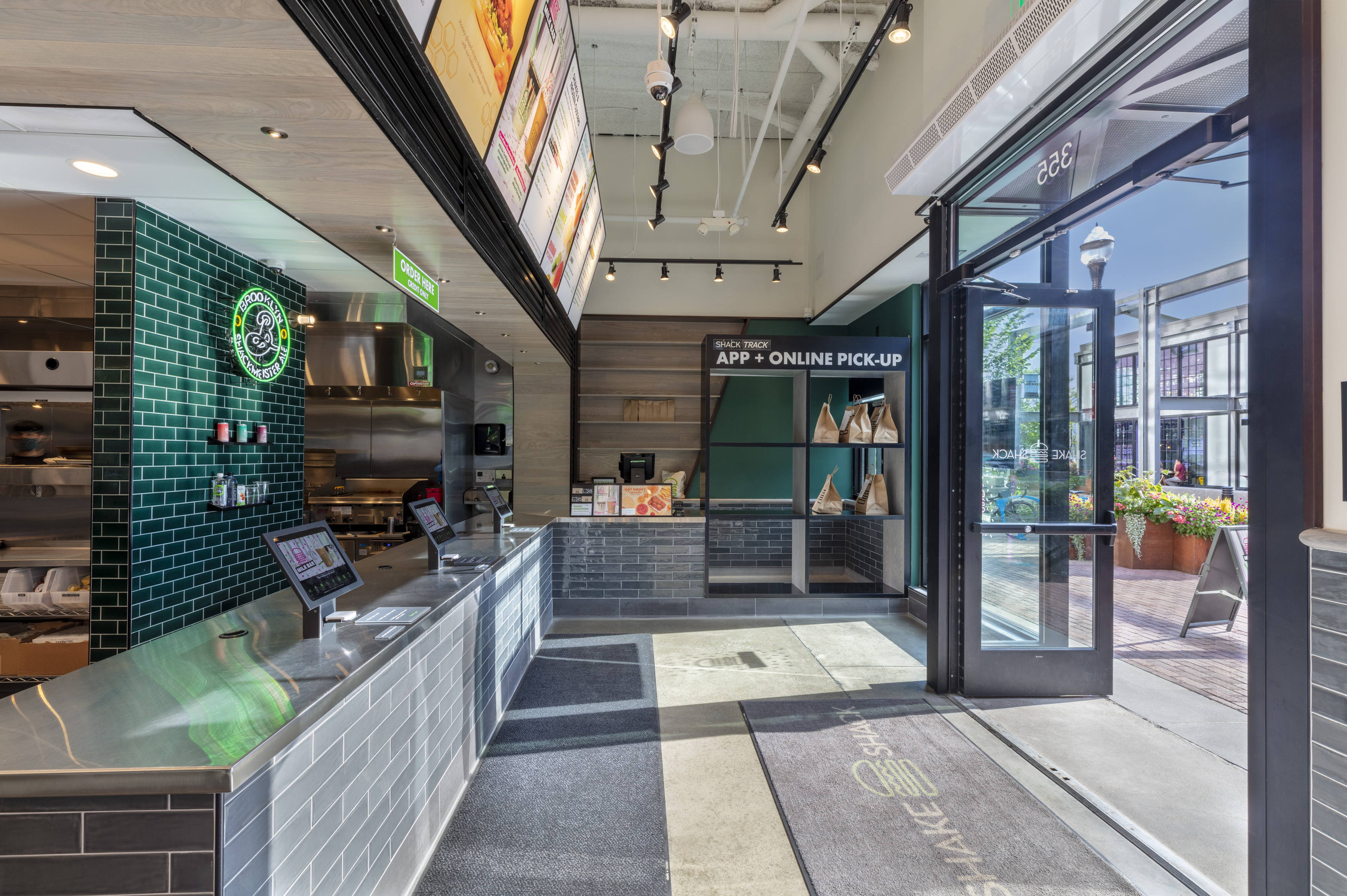 Idea 3383465: Shake Shack by Bergmeyer in Somerville, United States ...