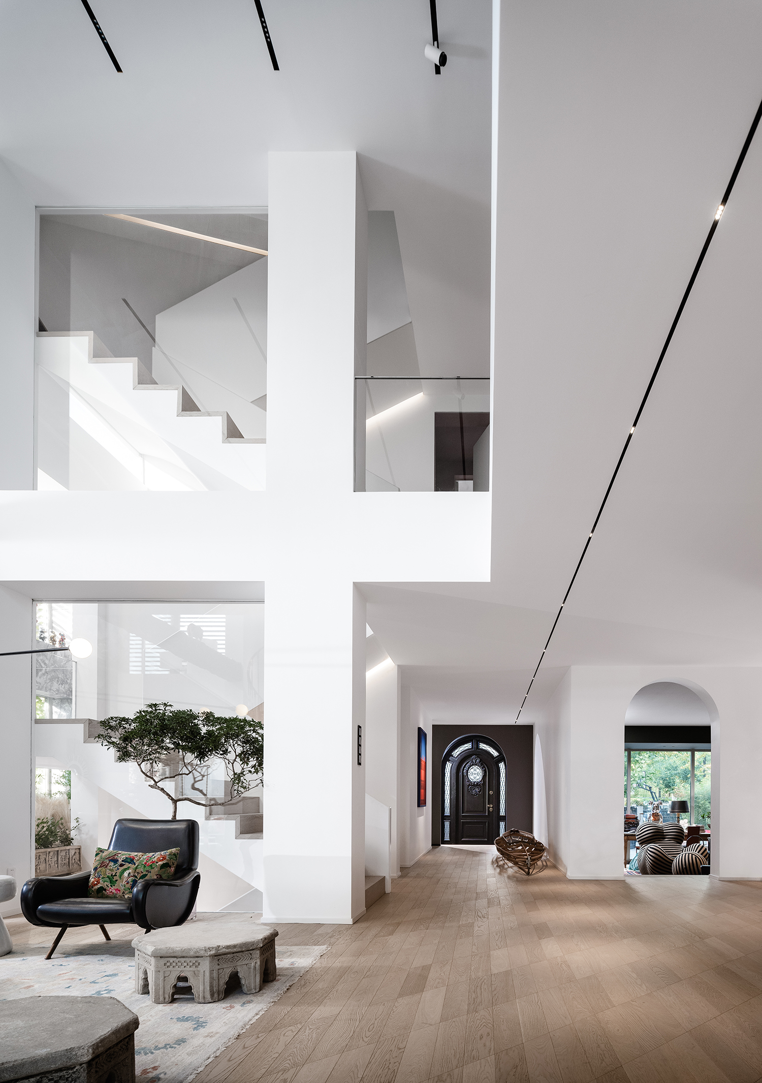 Fan Yi : 900㎡ Artistic Villa by NARJEELING - Architizer