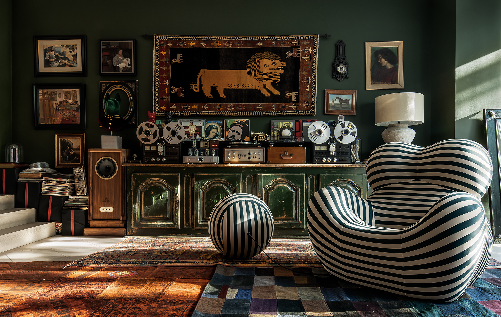 Fan Yi : 900㎡ Artistic Villa by NARJEELING - Architizer