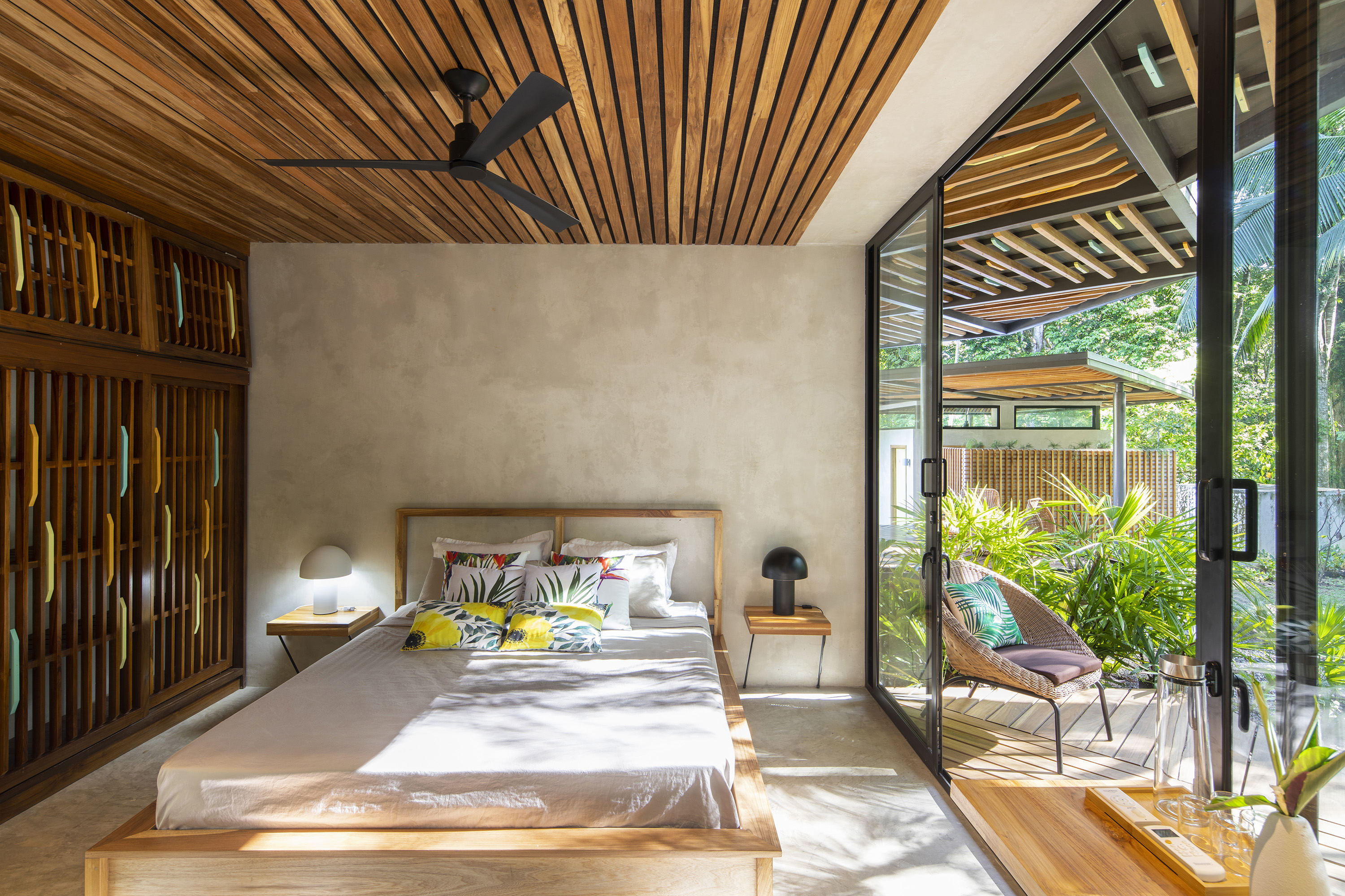 Caribbean Courtyard Villa by Studio Saxe - Architizer