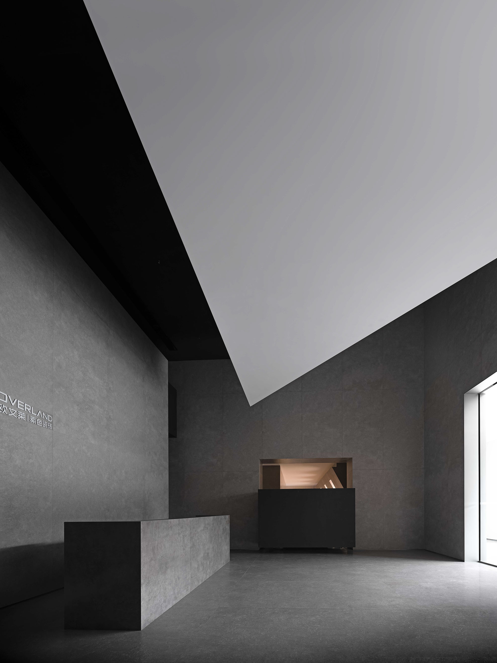 Chasing Light · Overland Headquarters & Showroom by AD ARCHITECTURE ...