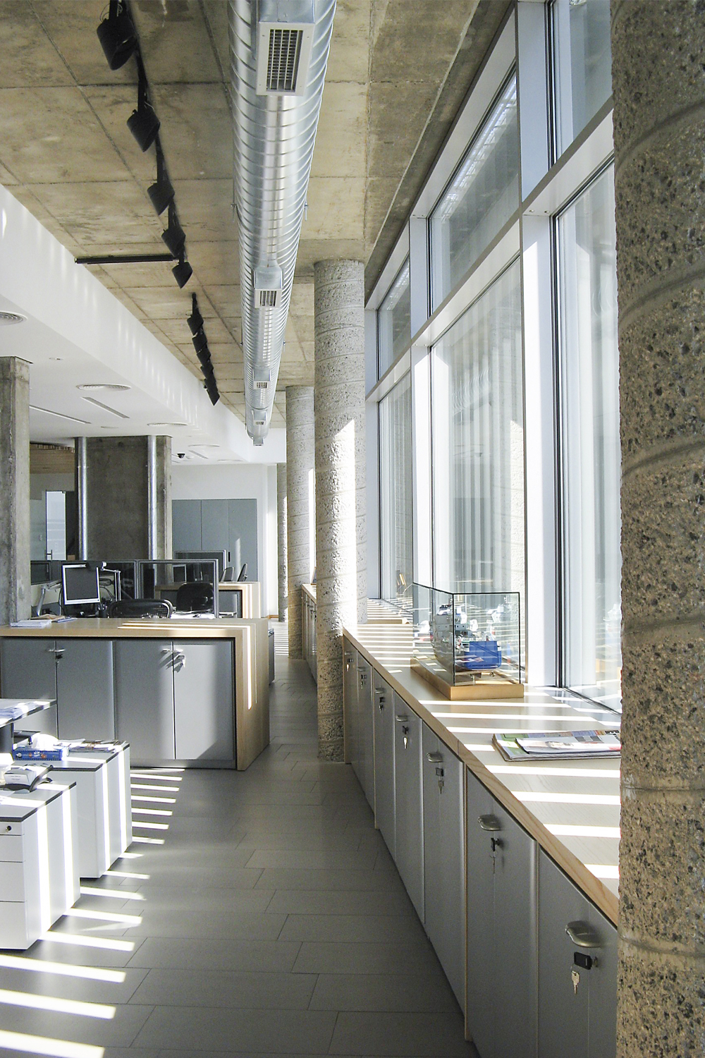 Shipping company office by DETAIL design - interior architecture ...