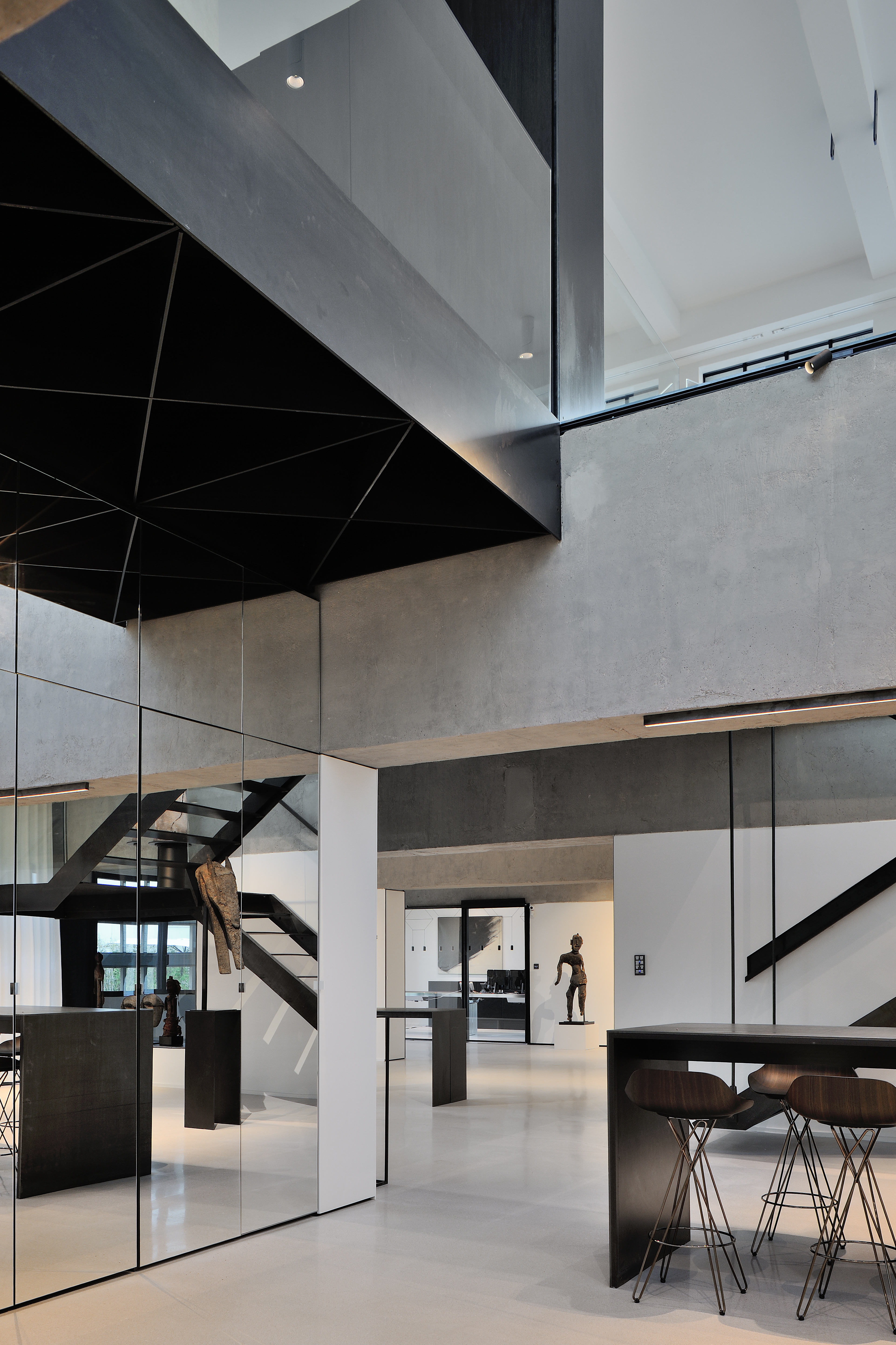 Art Gallery // AUM Pierre Minassian | ARCHCOD