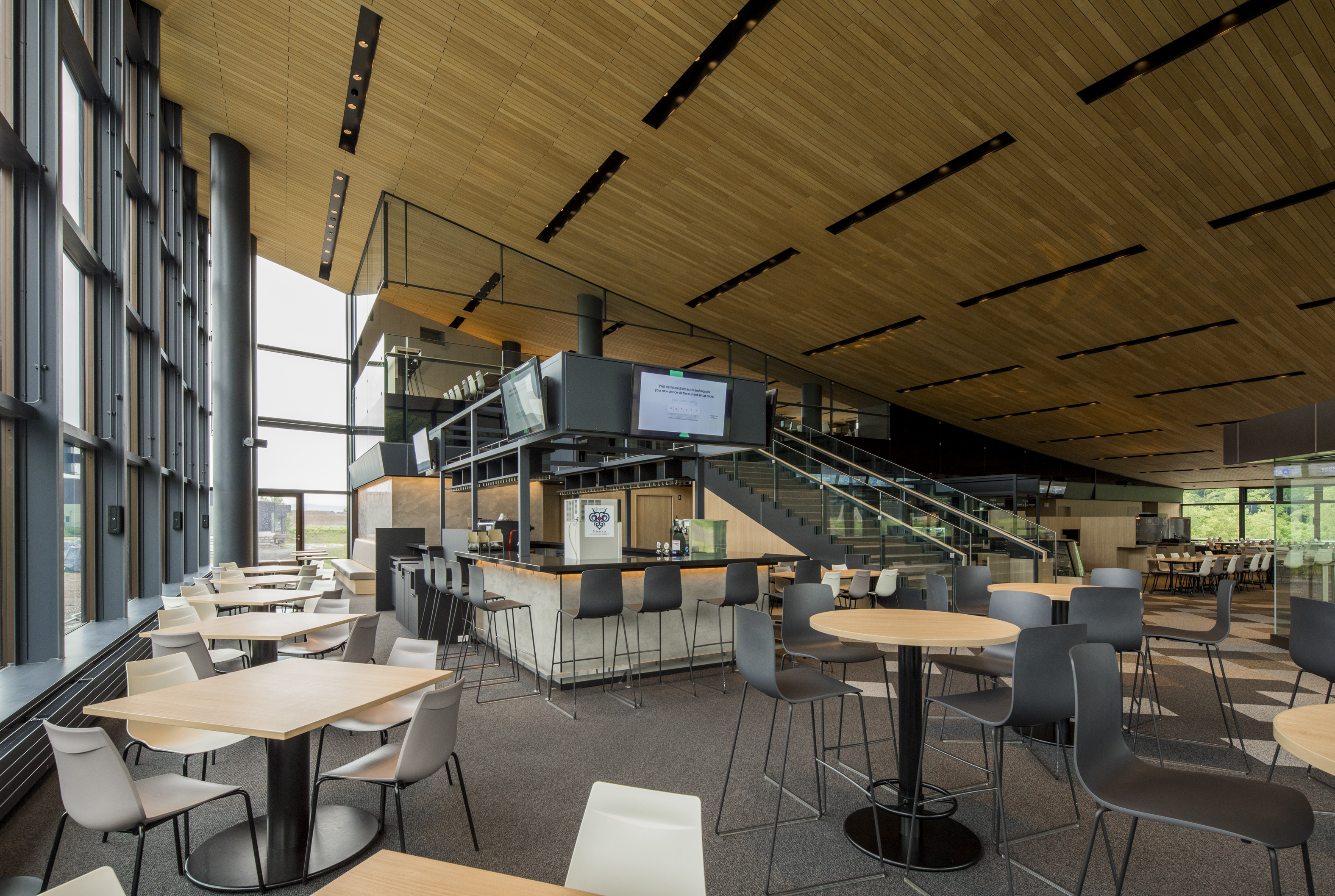 Niseko Hanazono Resort New Restaurant / Café&Bar “HANAZONO EDGE ...