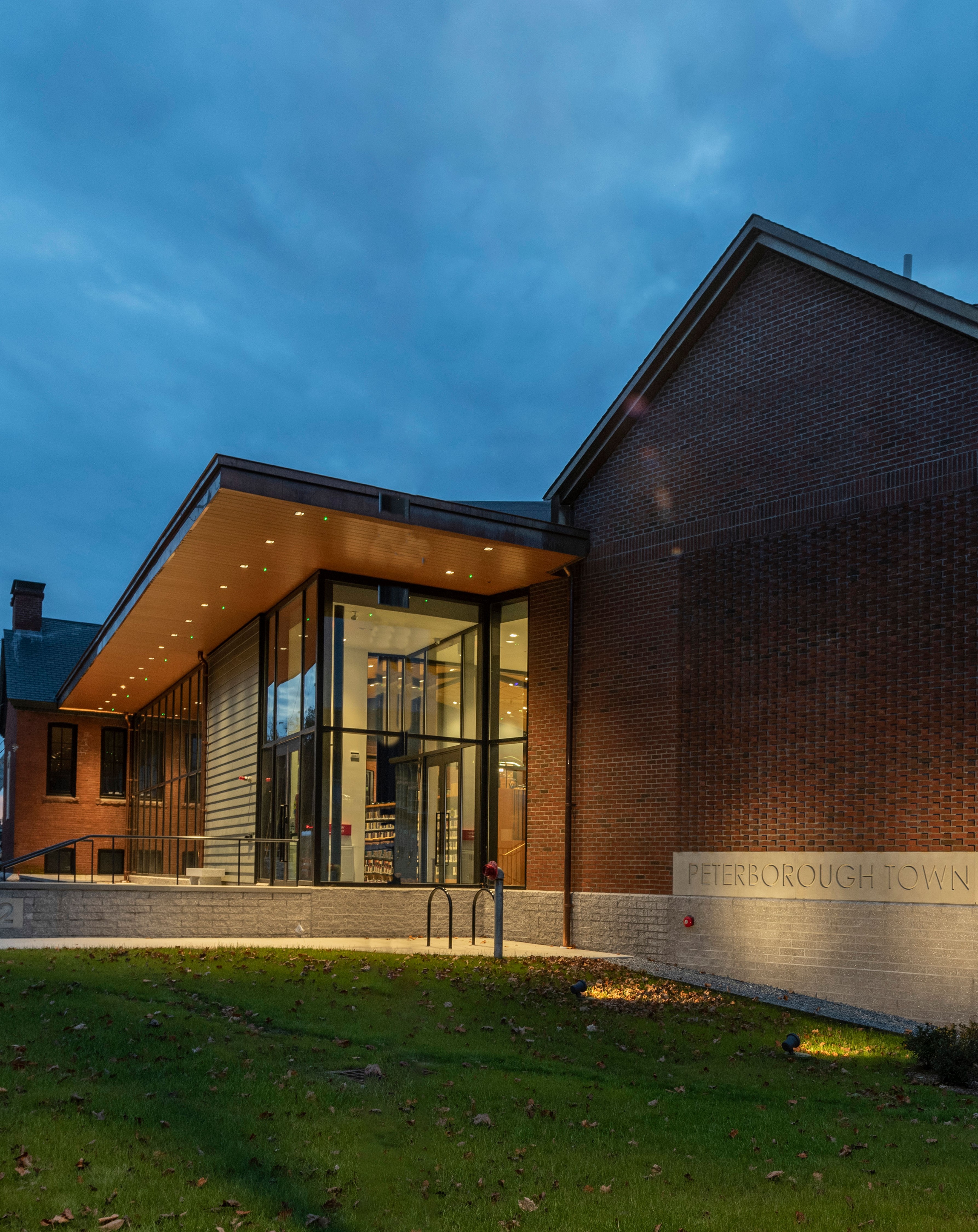 Peterborough Town Library // Ann Beha Architects | ARCHCOD
