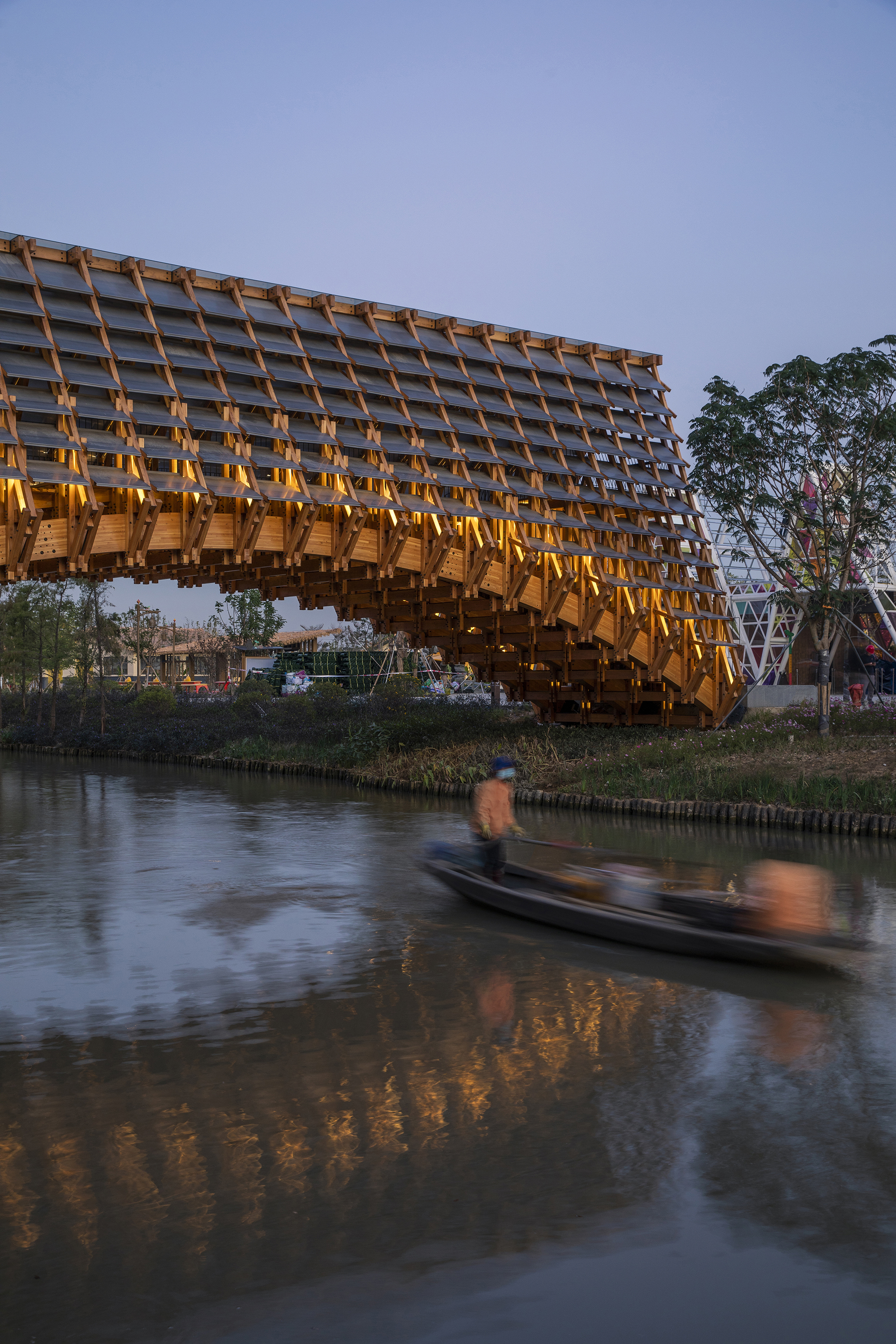 Idea 3422027: Timber Bridge in Gulou Waterfront by LUO studio in ...